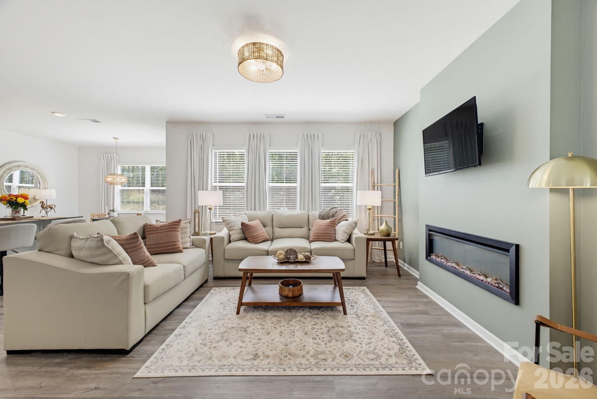 1334 37th Avenue Lane NE, Hickory, NC - photo 4 of 35