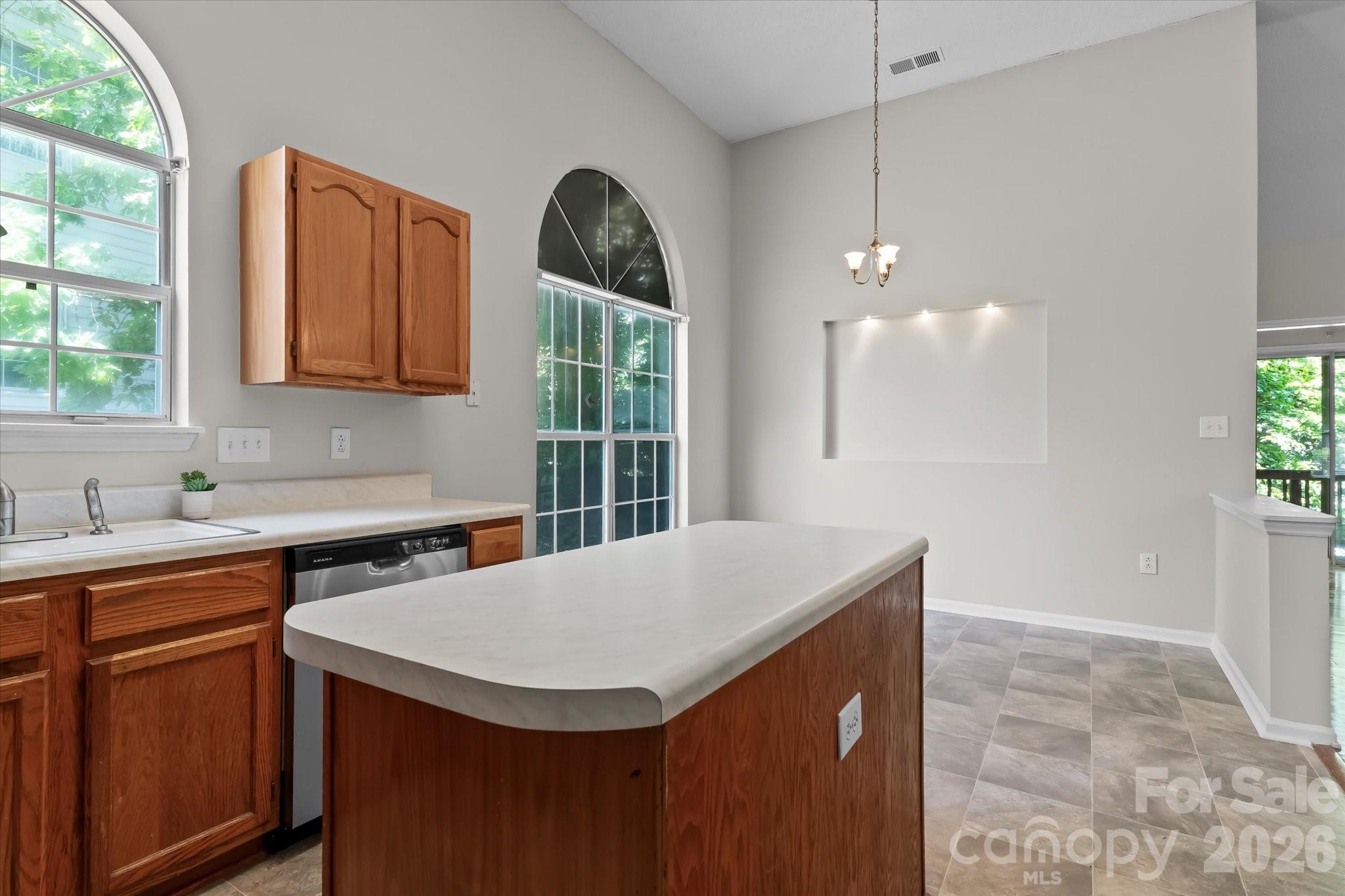 Photo 10 of 11823 Harris Ridge Drive, Charlotte, NC
