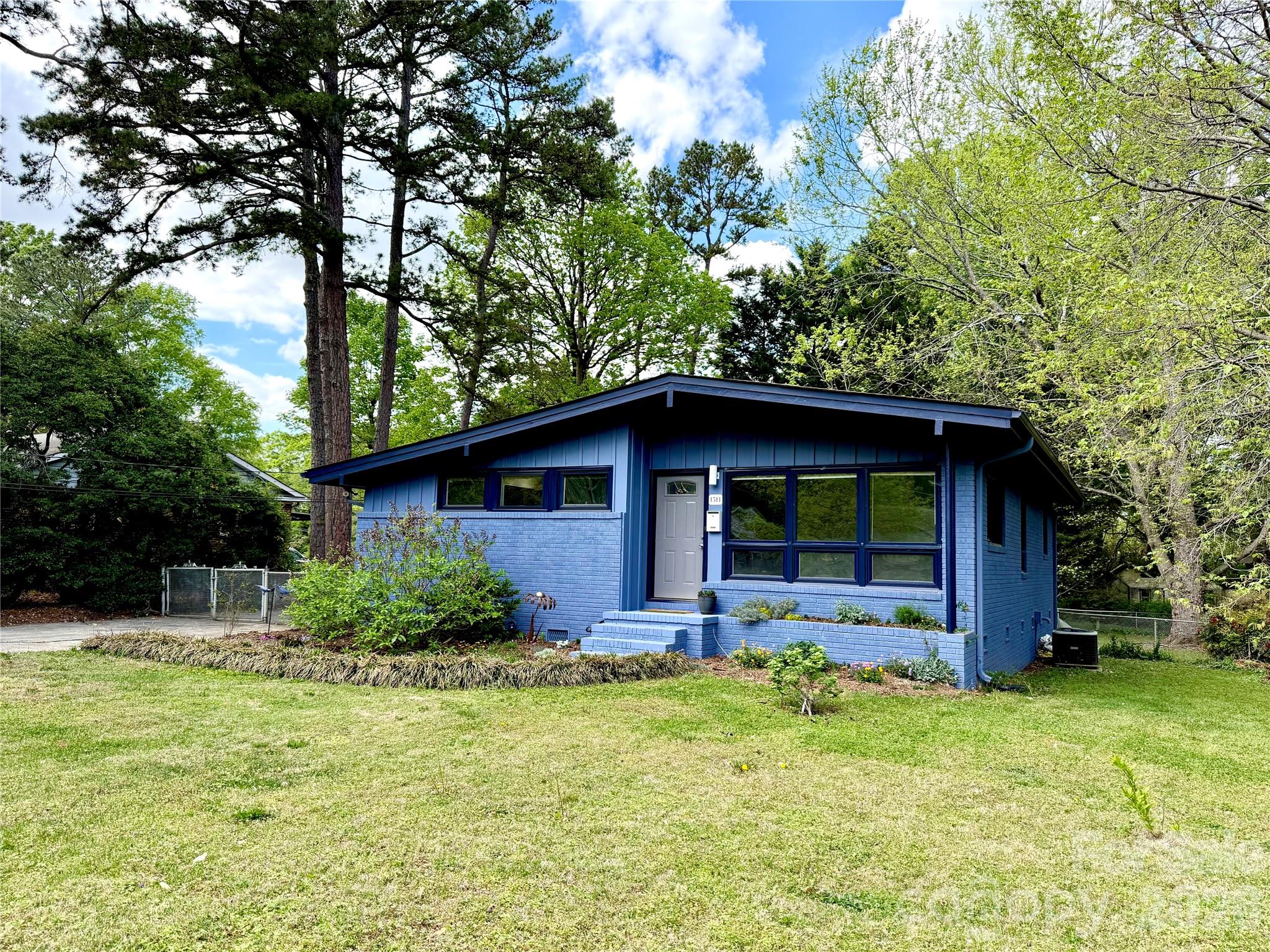 1511 Briarfield Drive, Charlotte, NC
