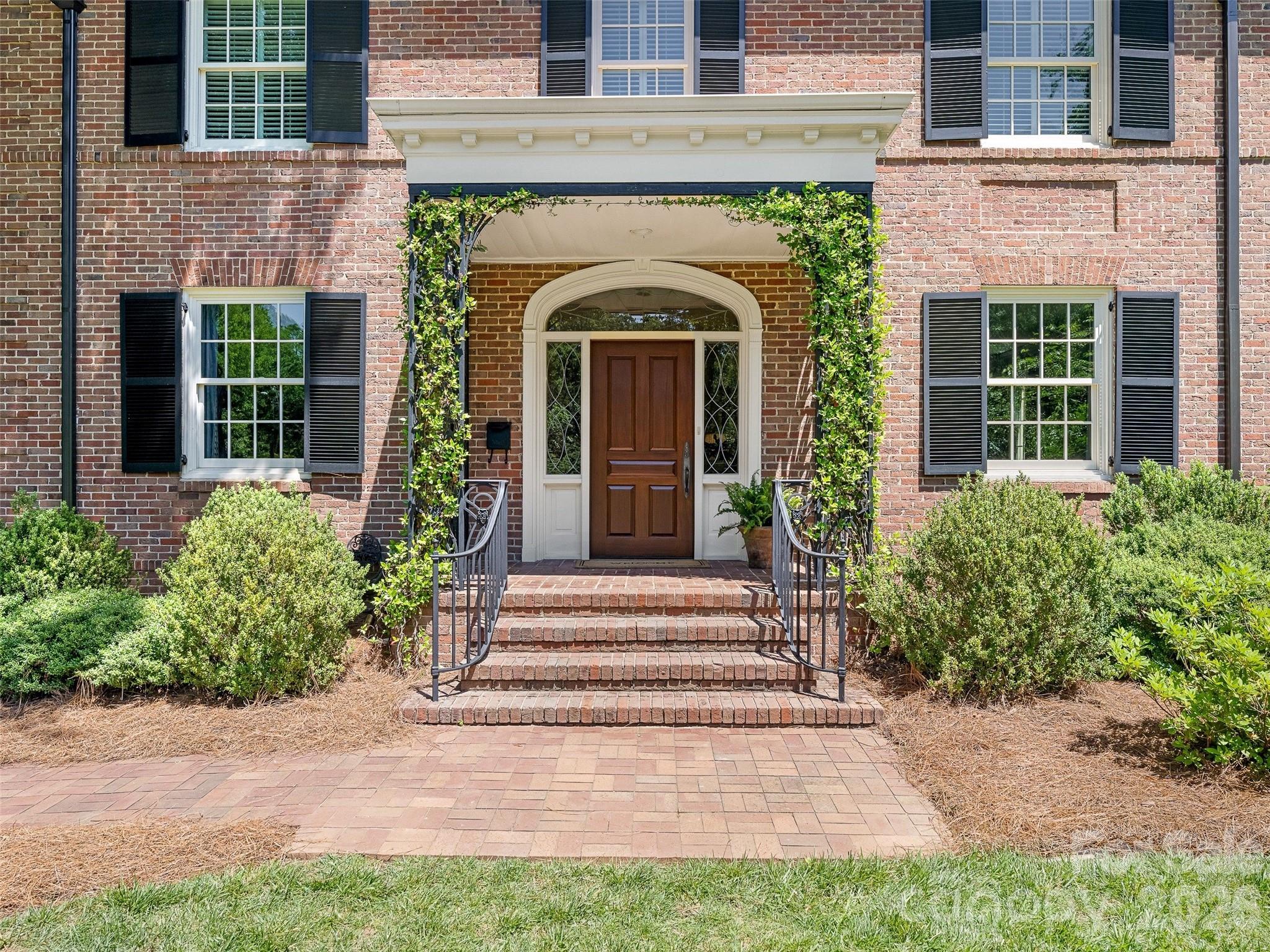 714 Edgehill Road N, Charlotte, NC - photo 2 of 49
