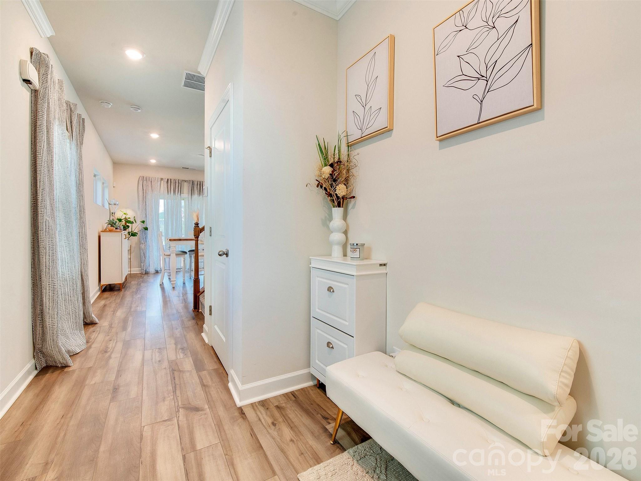 Photo 3 of 4009 Woodland View Drive, Charlotte, NC