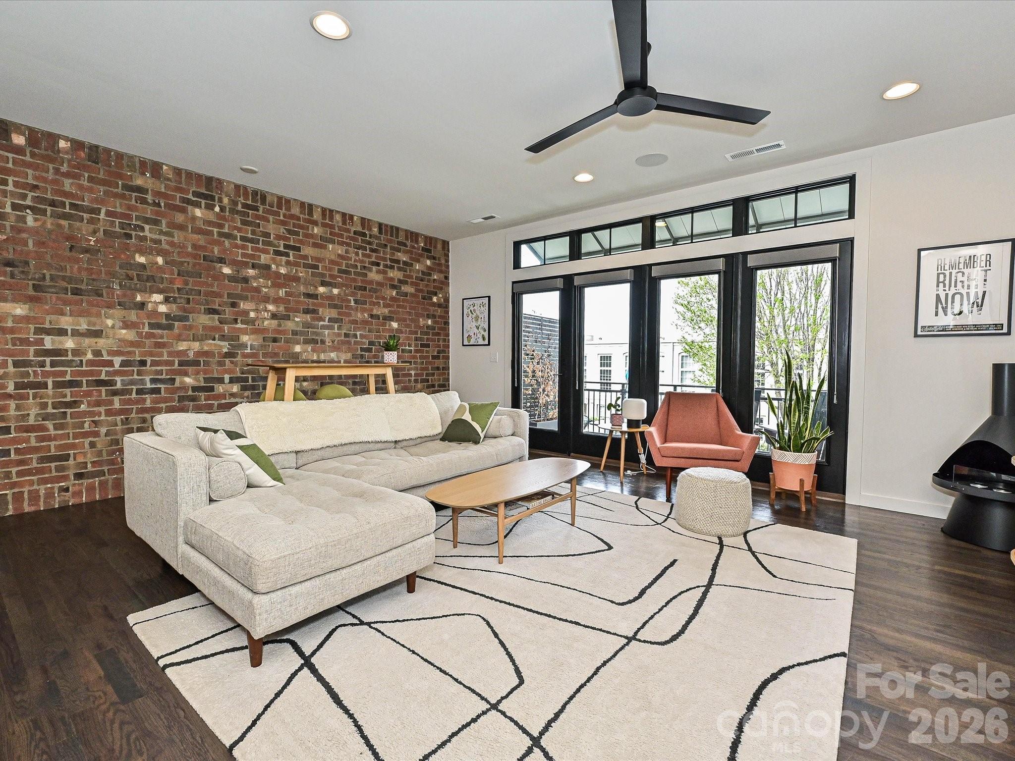 Photo 4 of 432 E 33rd Street, Charlotte, NC