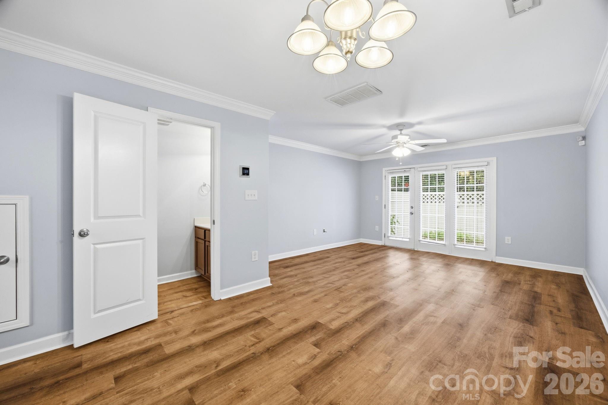 Photo 10 of 1215 Green Oaks LaneI, Charlotte, NC
