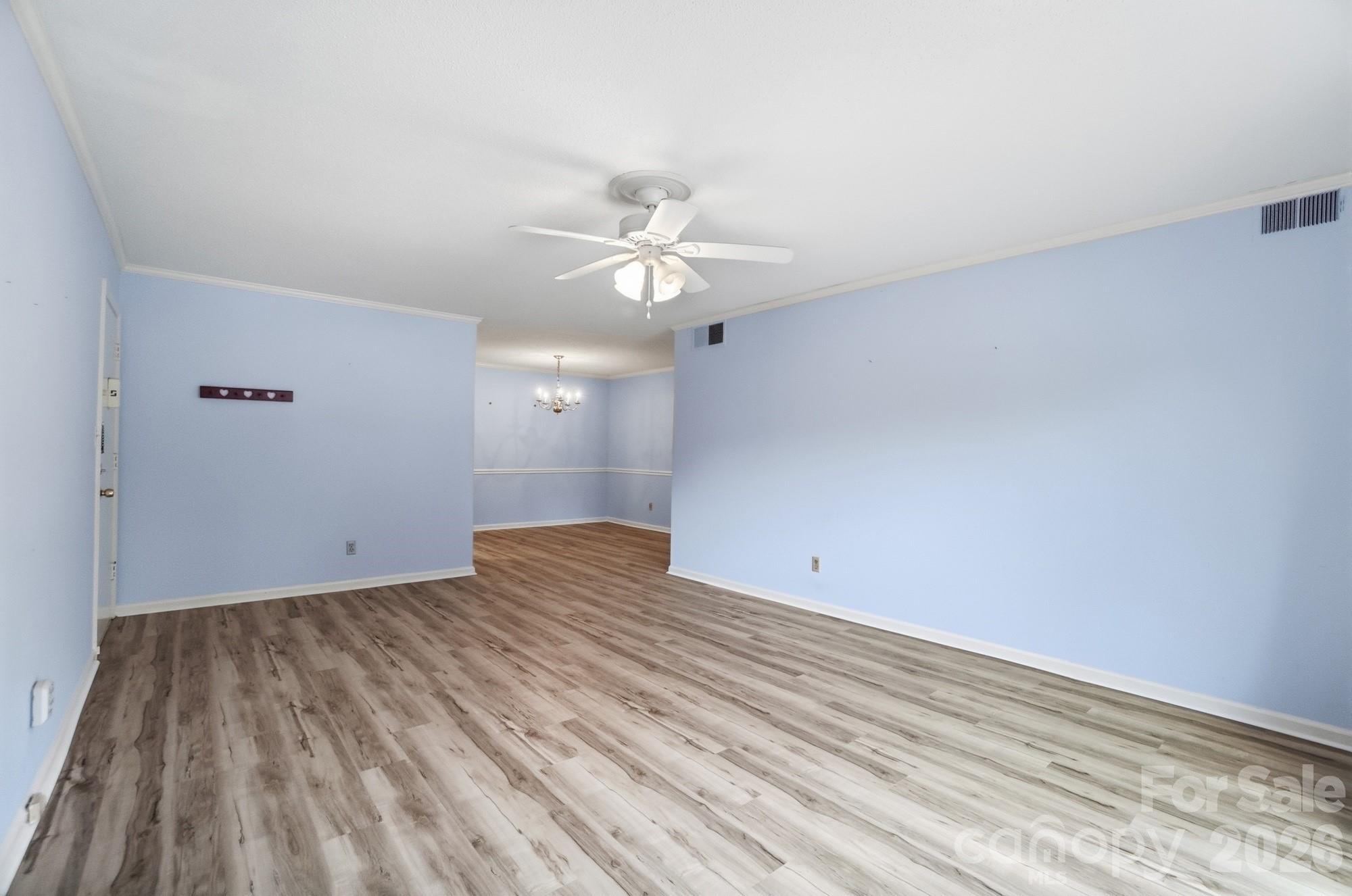 Photo 6 of 4754 Hedgemore DriveN, Charlotte, NC
