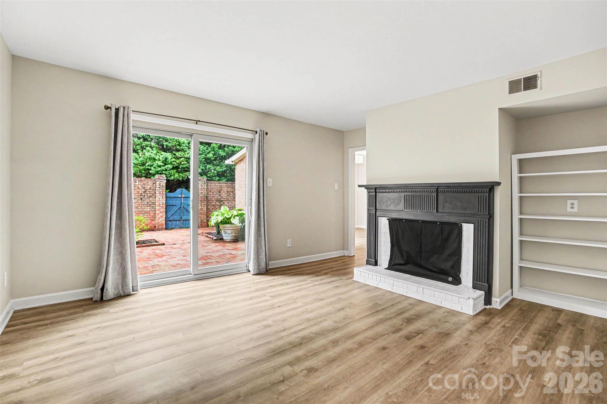 Photo 8 of 6617 Bunker Hill Circle, Charlotte, NC