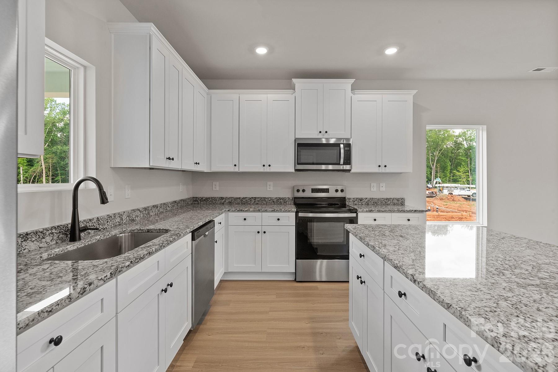 Photo 7 of 6710 Fairford Drive, Charlotte, NC