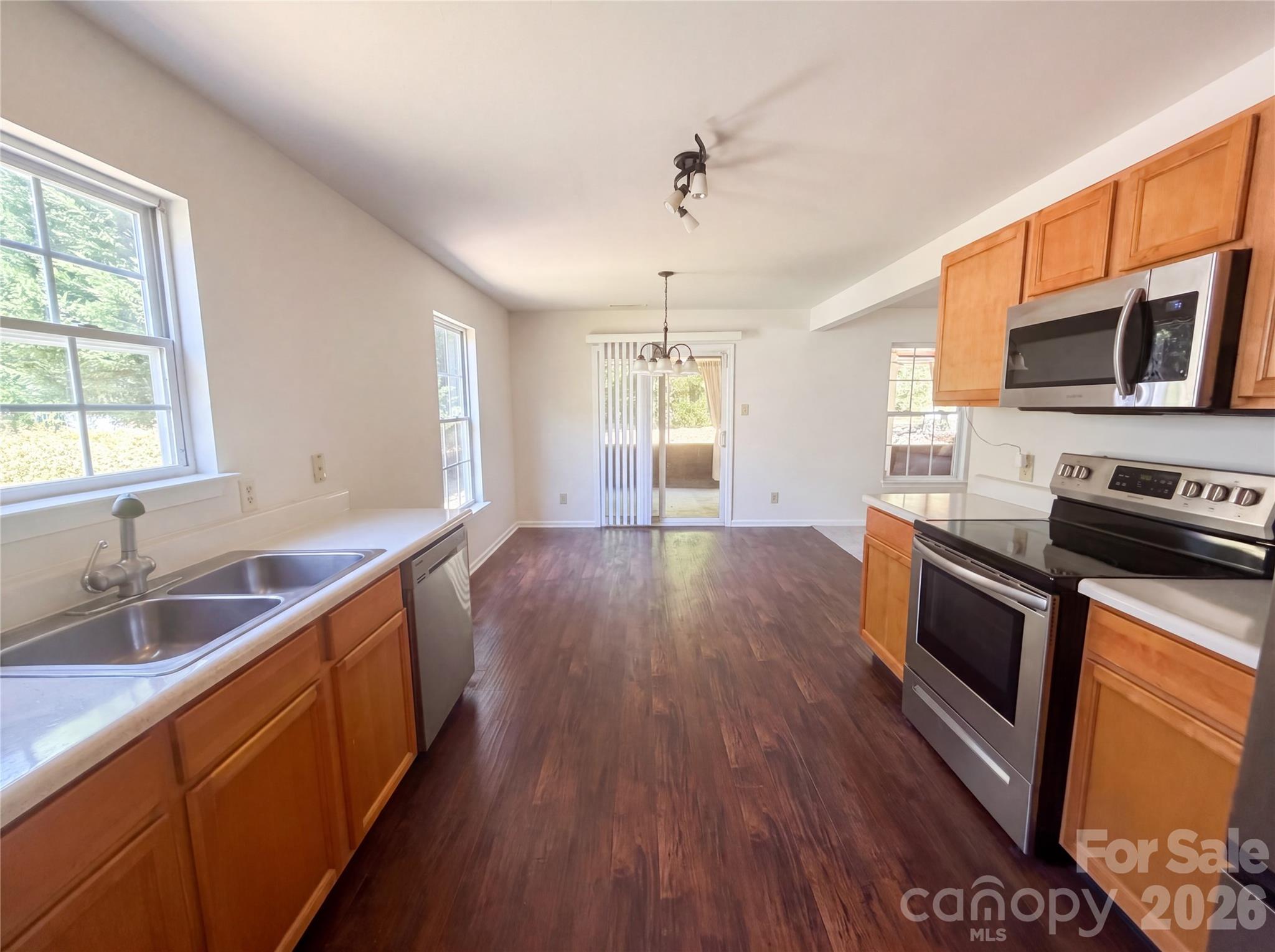 Photo 8 of 6734 Wandering Creek Drive, Charlotte, NC