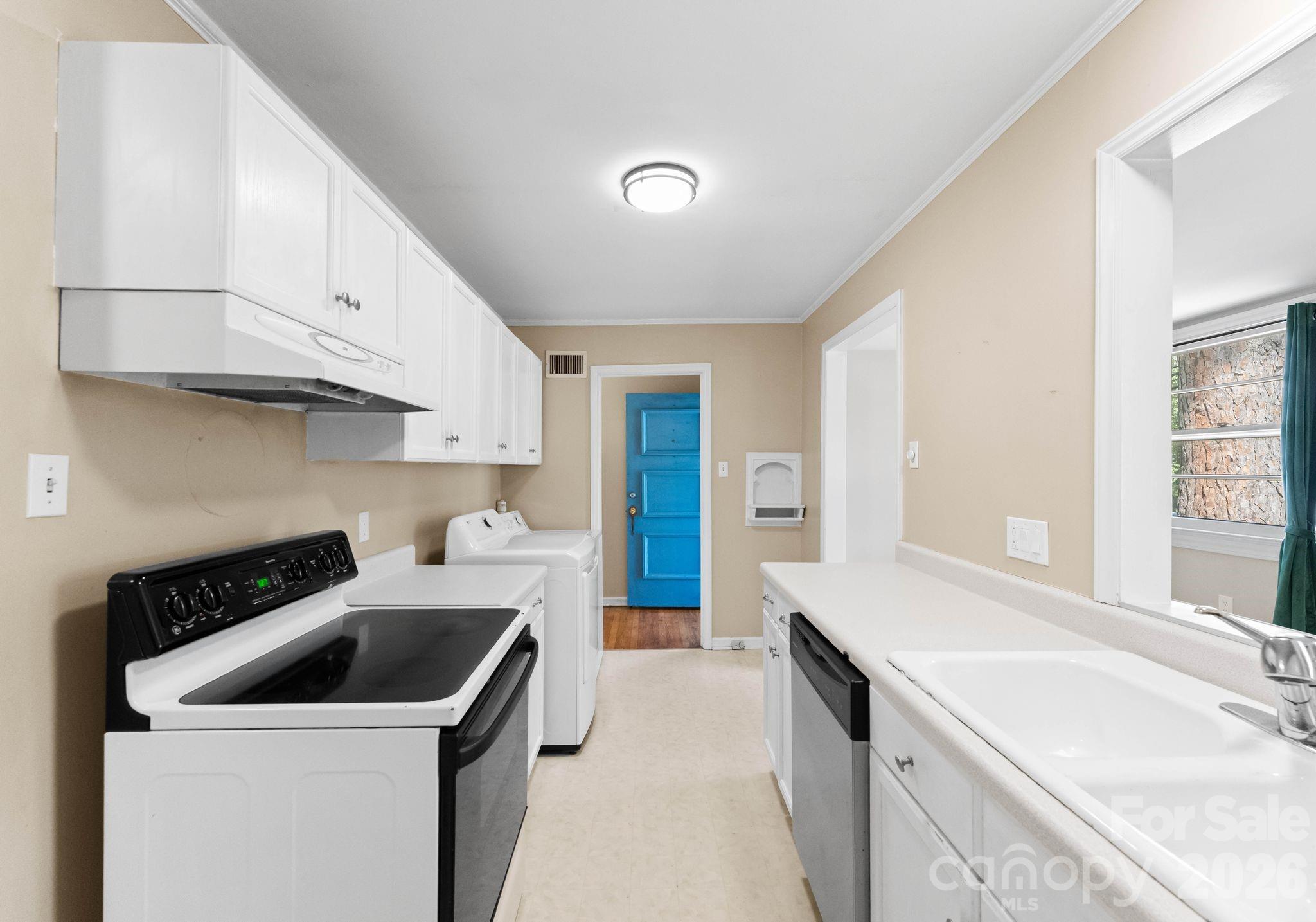 1136 E Woodlawn Road, Charlotte, NC - photo 7 of 48