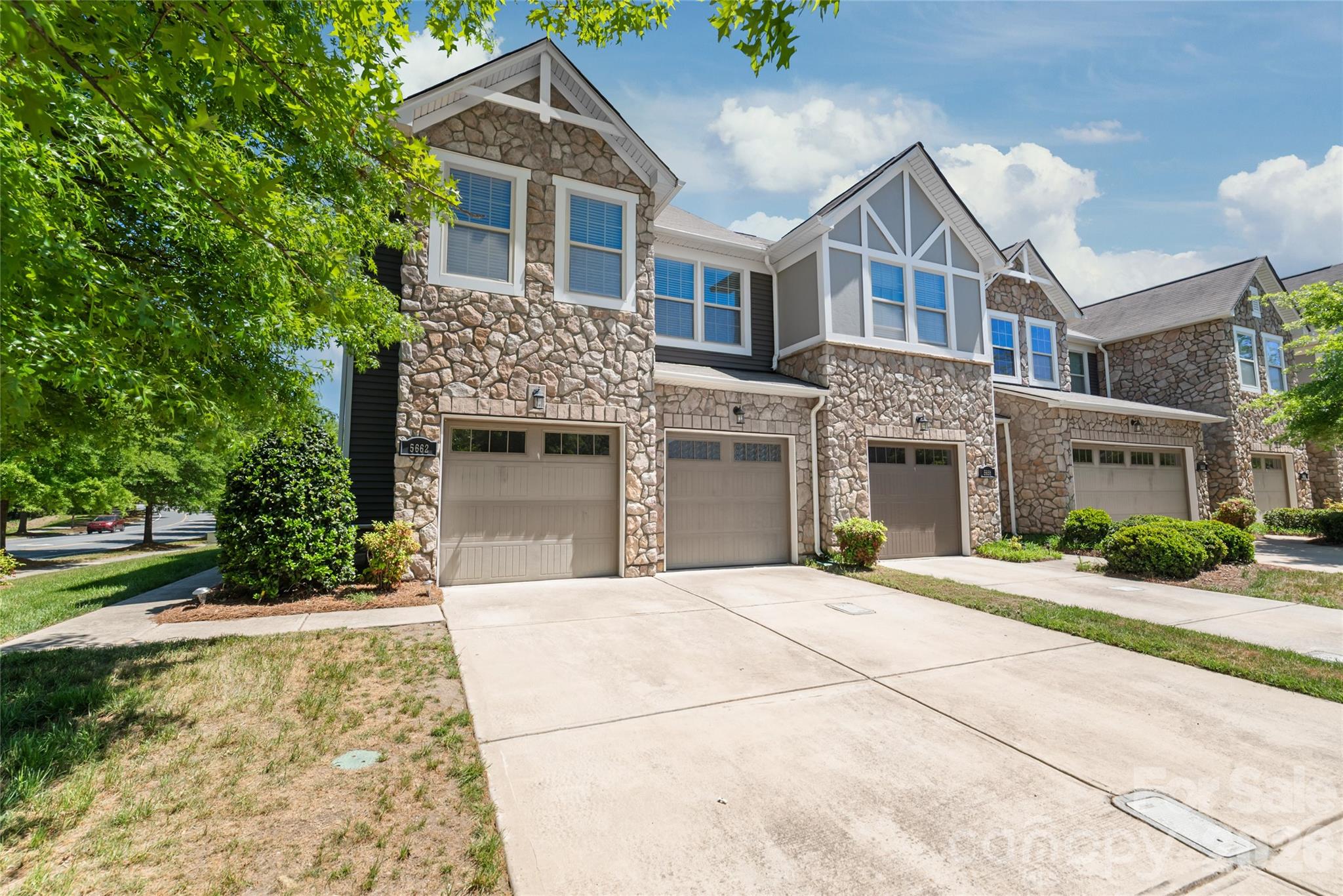 Photo 2 of 5662 Stonewells Drive, Charlotte, NC