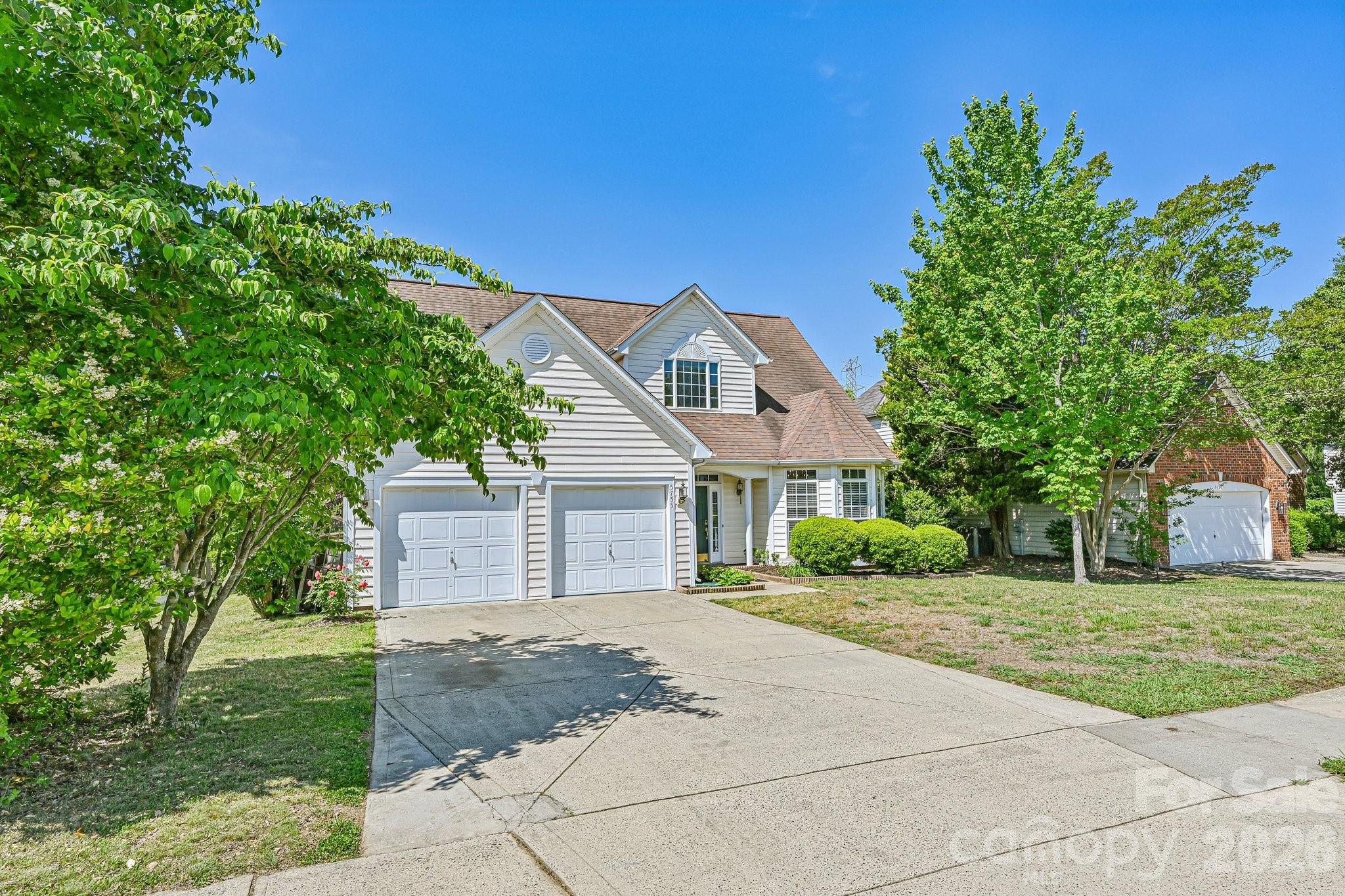 5755 Cambridge Bay Drive, Charlotte, NC - photo 3 of 48