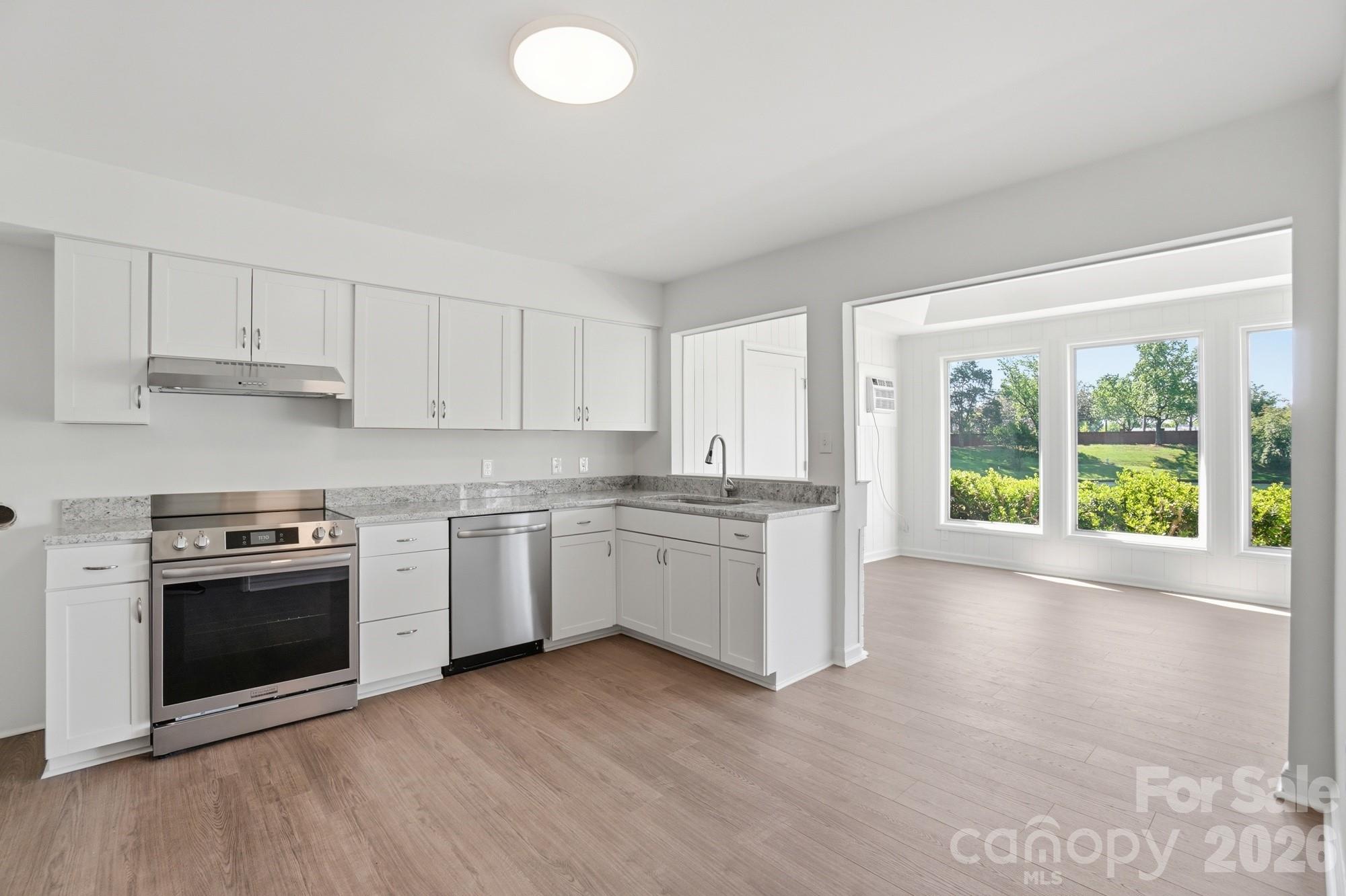 Photo 11 of 7027 Quail Hill Road, Charlotte, NC