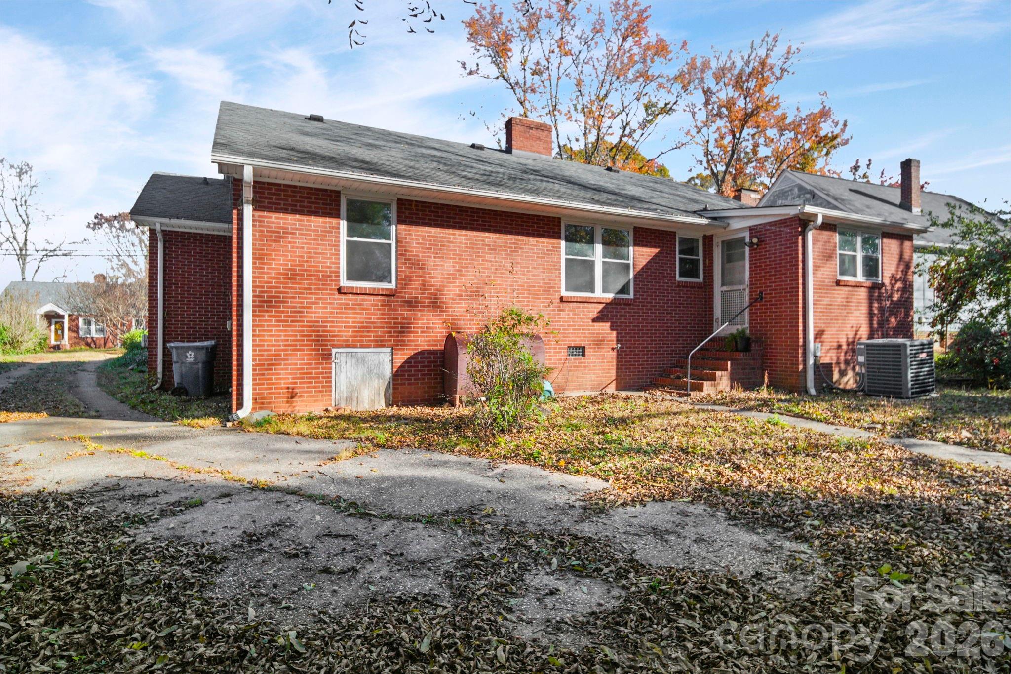 Photo 4 of 953 Fairmont Avenue, Salisbury, NC