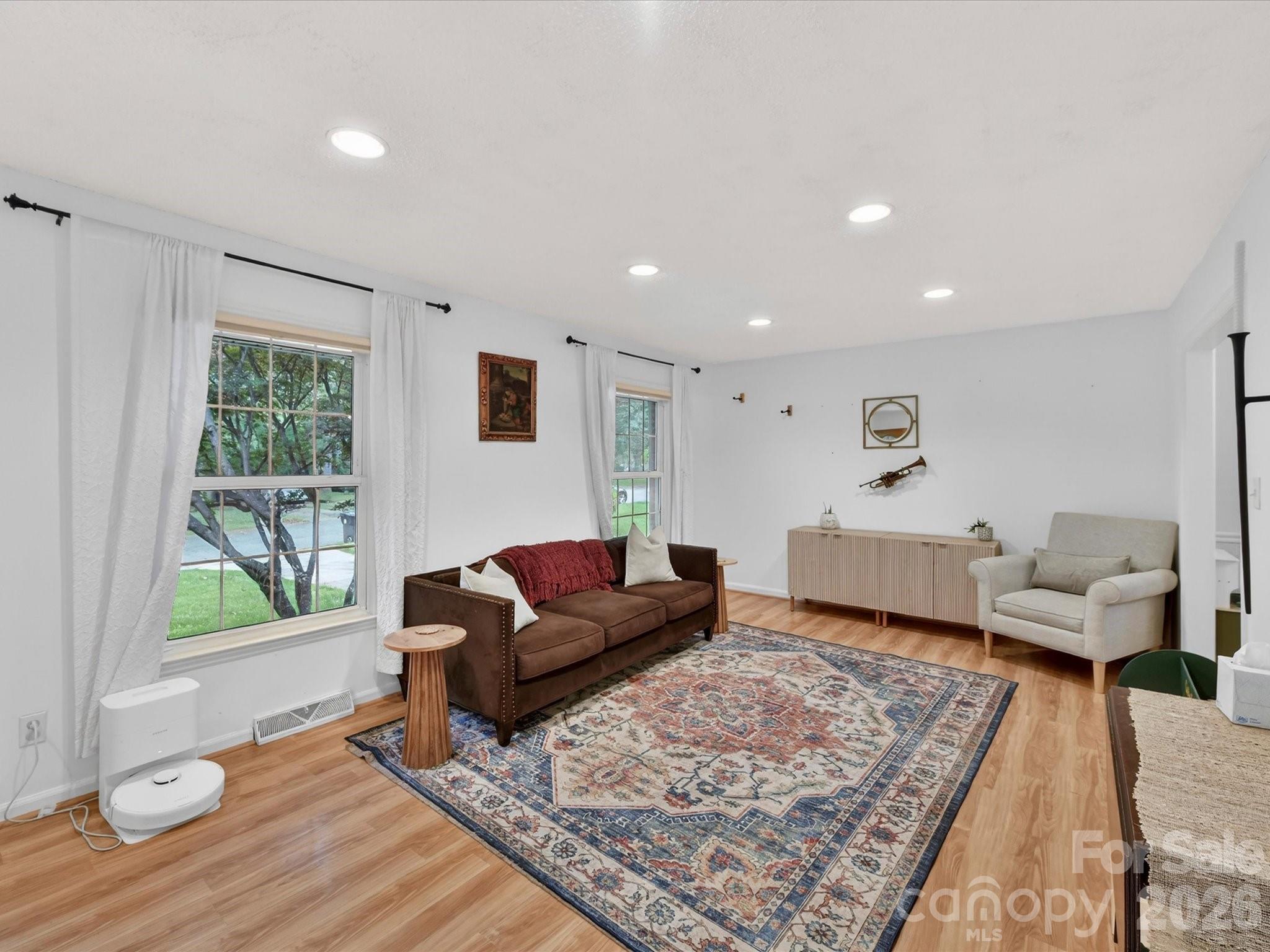 Photo 2 of 119 Cliffwood Circle, Mooresville, NC