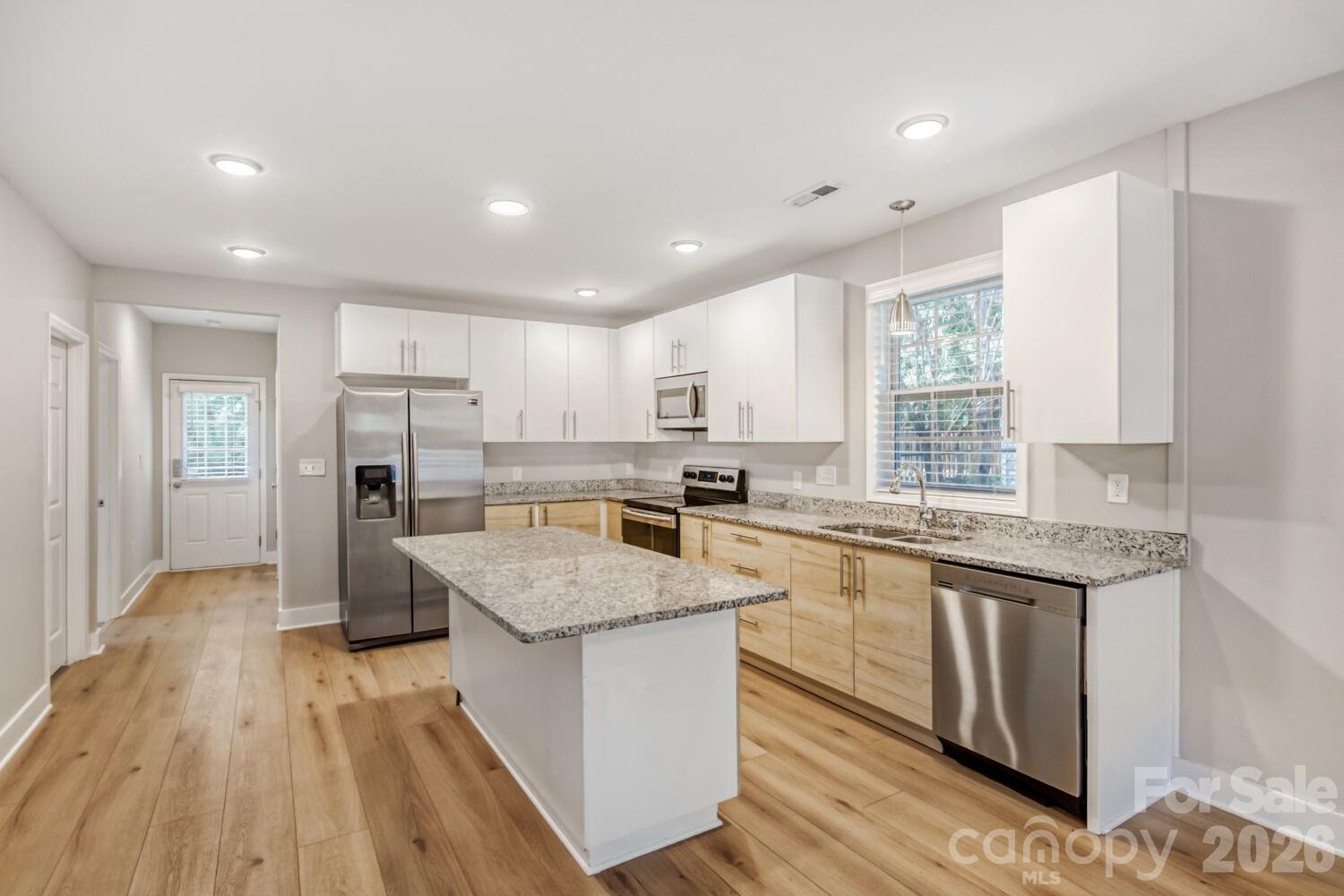 1521 Hawthorne Lane, Charlotte, NC - photo 7 of 30