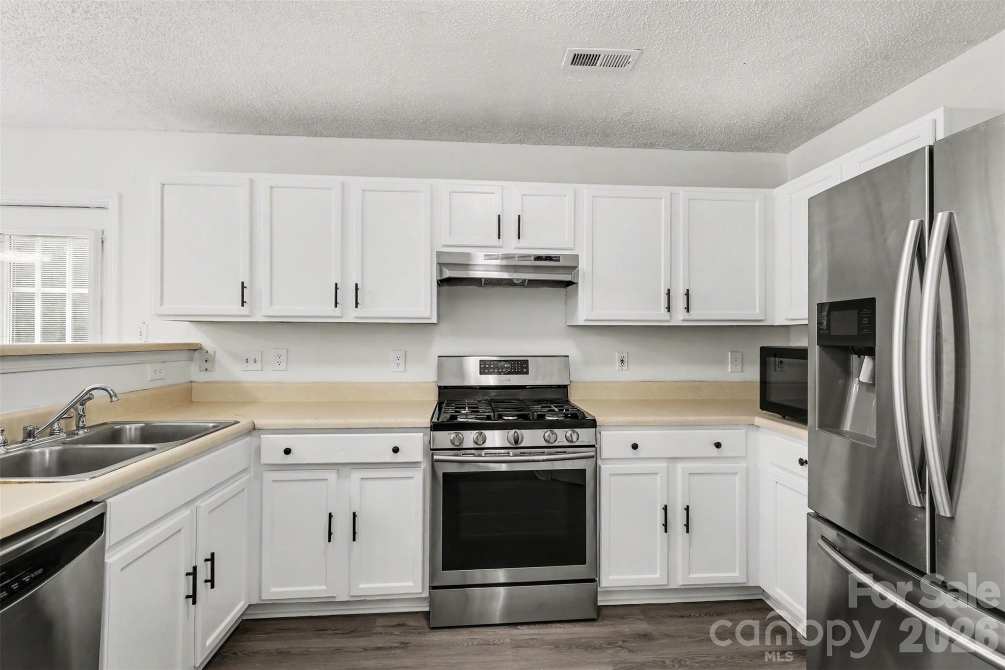 Photo 10 of 4407 Devonhill Lane, Charlotte, NC
