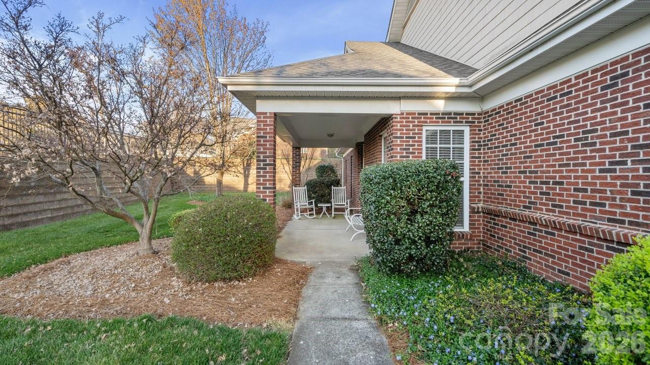 Photo 6 of 2820 Summer Valley Court, Charlotte, NC