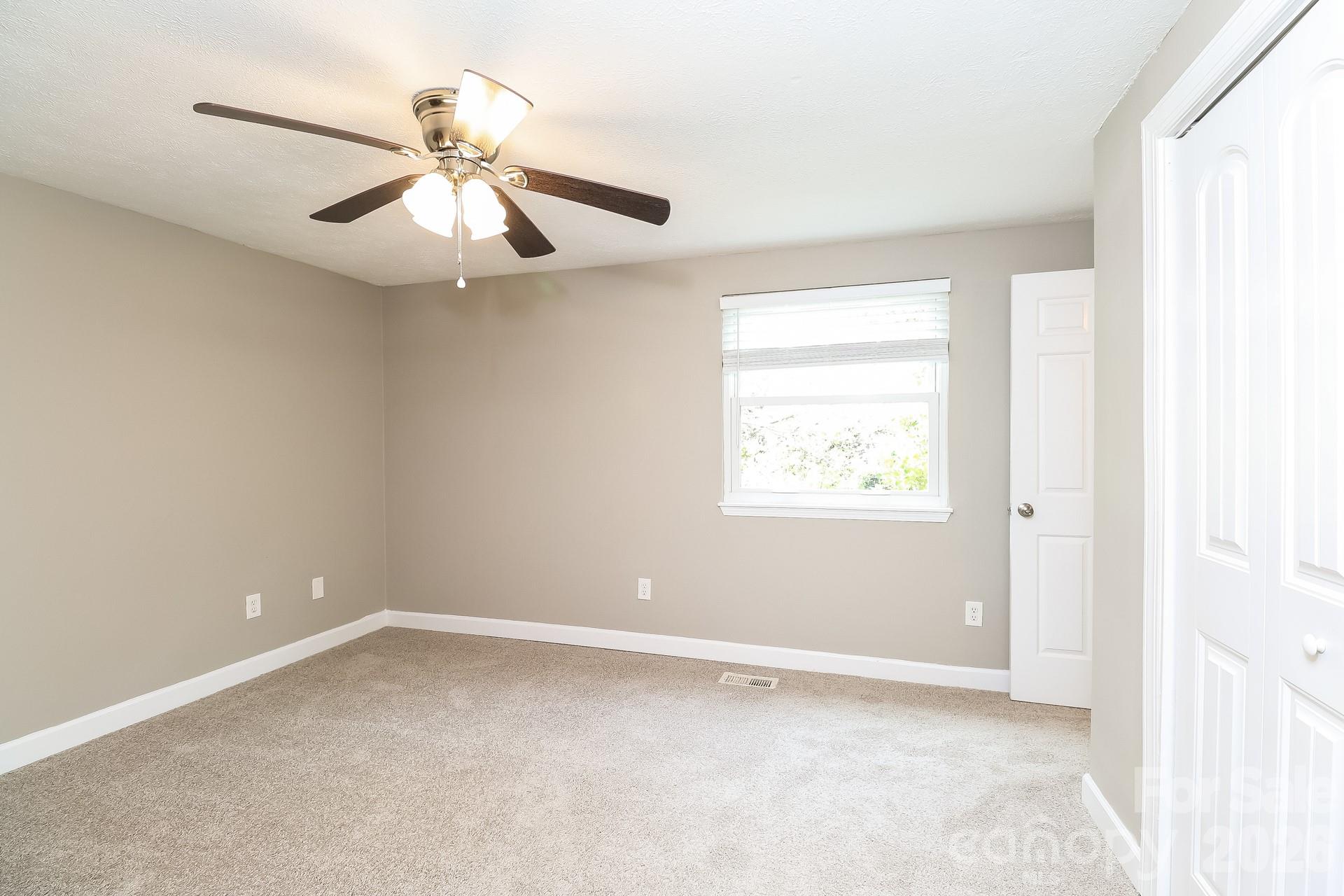 Photo 12 of 9111 Touchstone Lane, Charlotte, NC