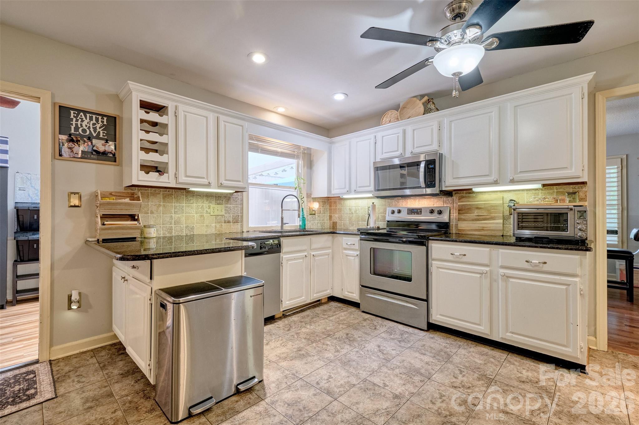Photo 6 of 18 Shipmaster Court, Lake Wylie, SC