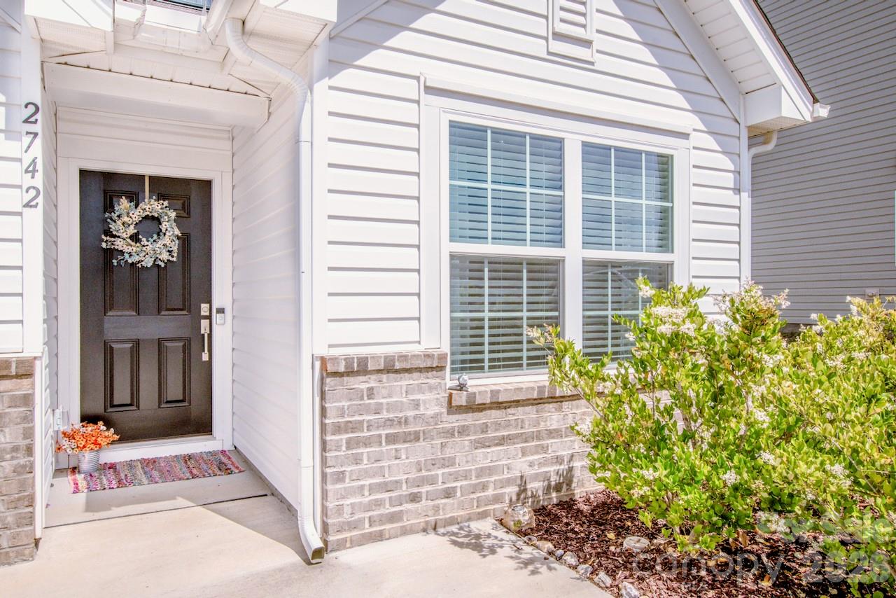 2742 Legacy Ridge Lane, Catawba, NC - photo 4 of 36