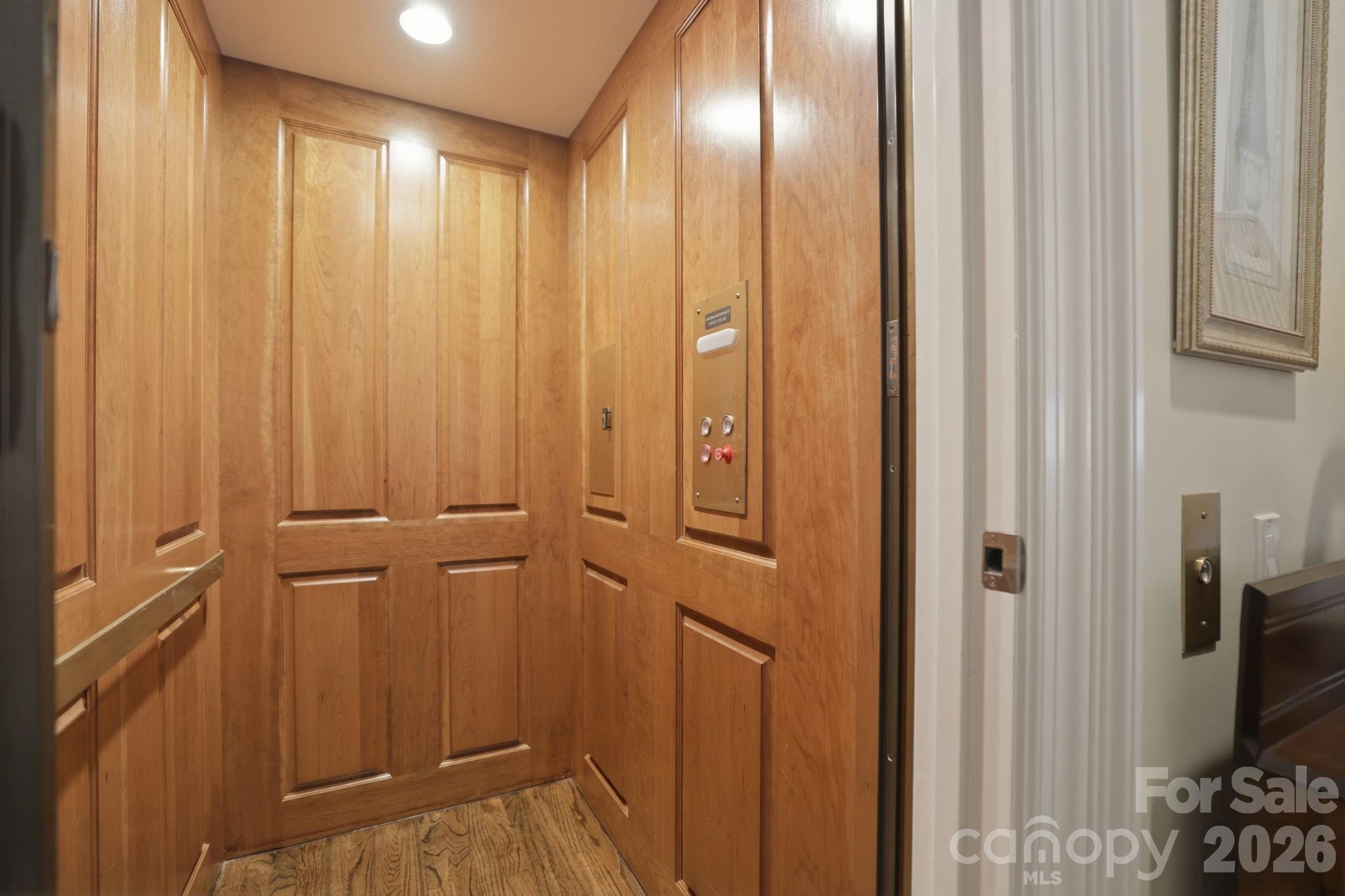 Photo 6 of 2044 Queens Road W, Charlotte, NC