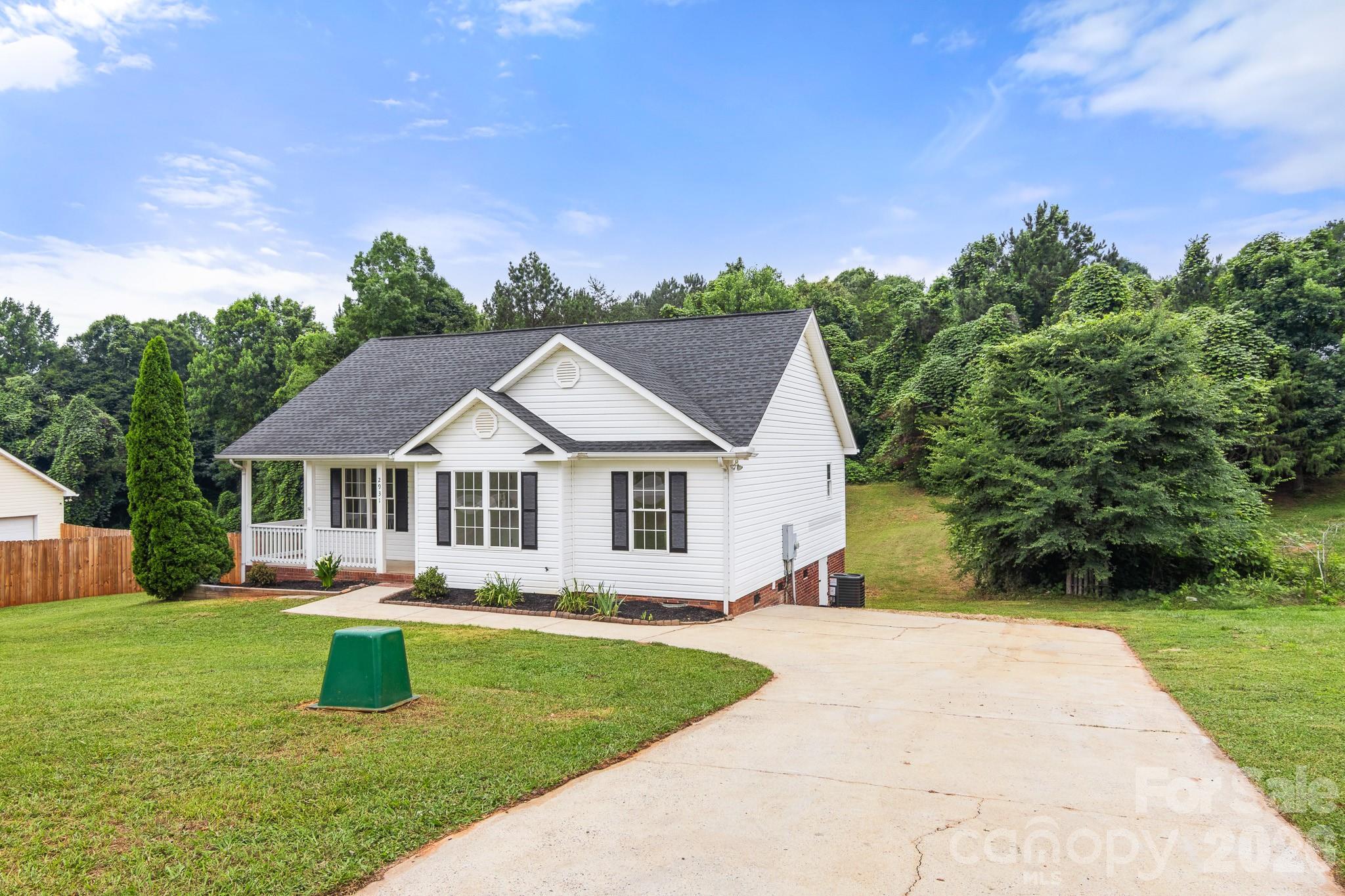 Photo 4 of 2931 Greenleaf Road, Clover, SC