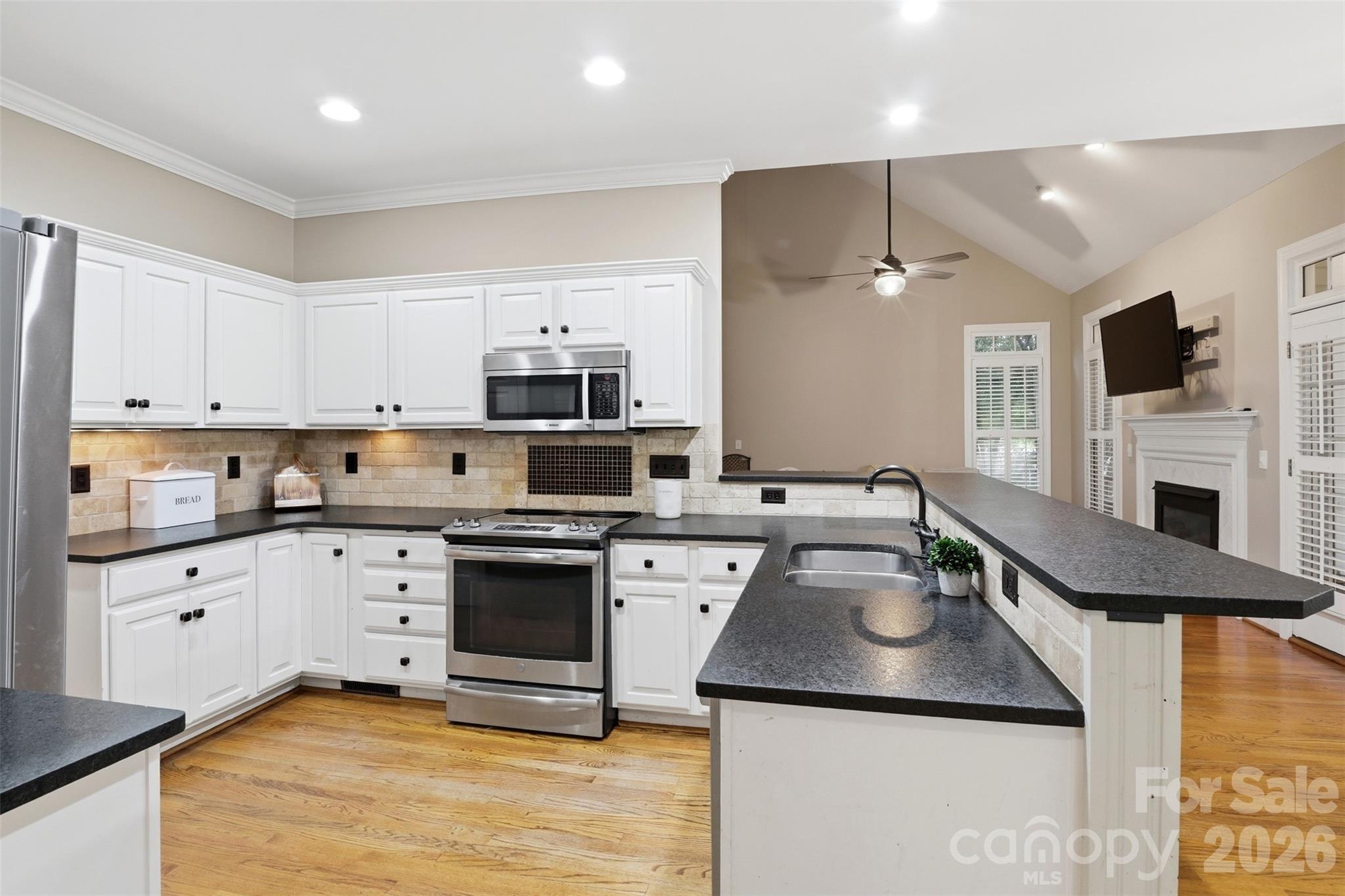 Photo 3 of 816 Celbridge Court, Charlotte, NC