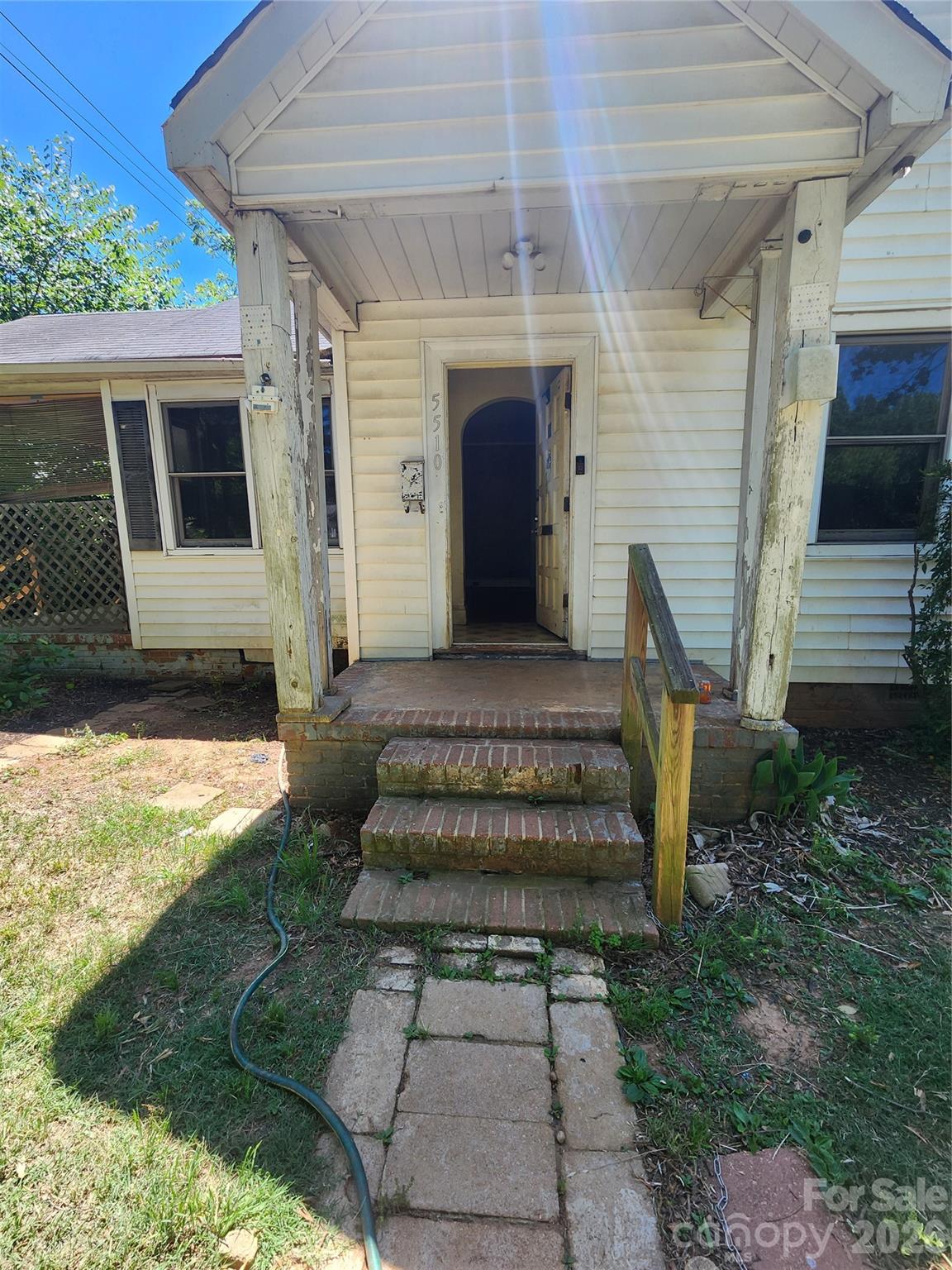 Photo 4 of 5510 Allen Road E, Charlotte, NC