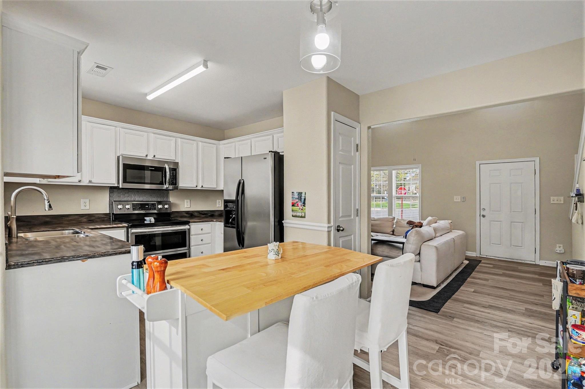 Photo 11 of 5504 Waverly Lynn Lane, Charlotte, NC