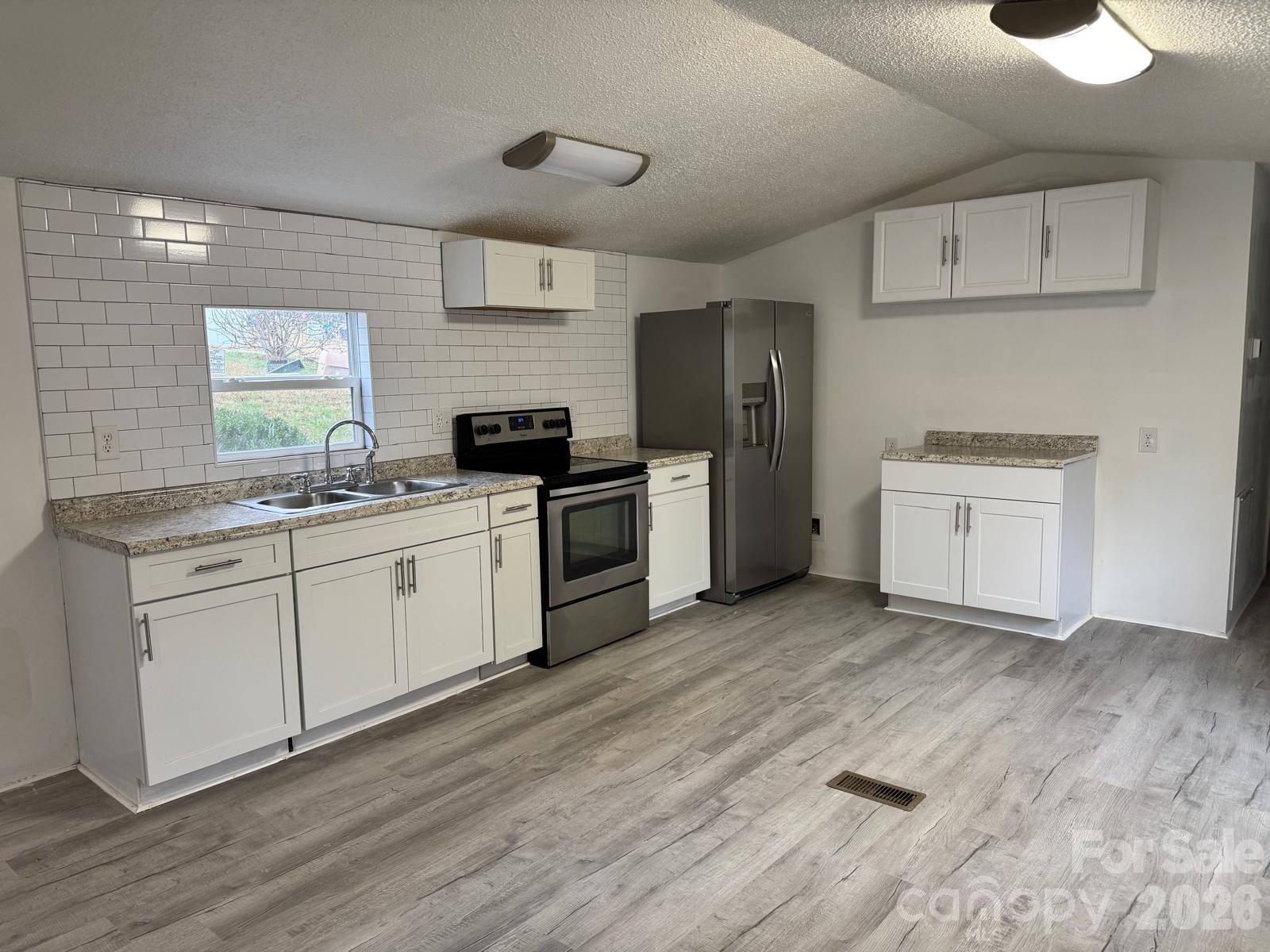 Photo 4 of 111 Cloverleaf Drive, Clover, SC