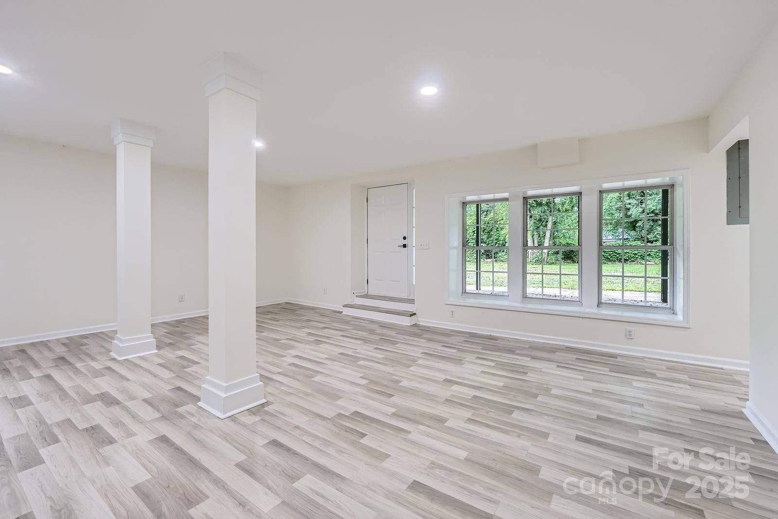 1224 E Woodlawn Road, Charlotte, NC - photo 33 of 48