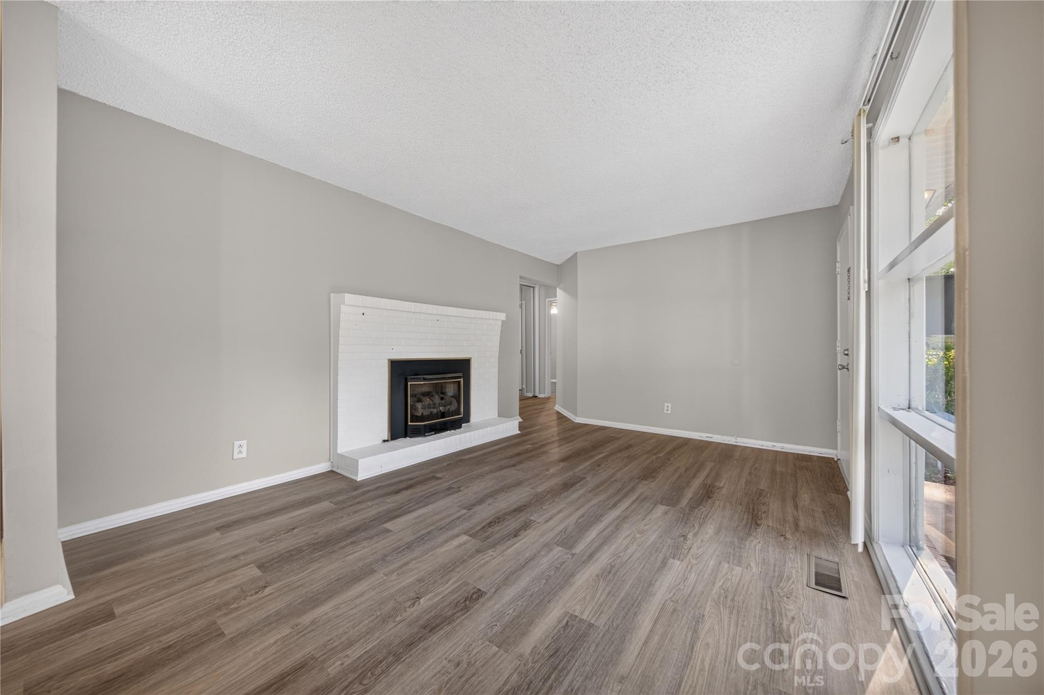 Photo 4 of 520 Inwood Drive, Charlotte, NC