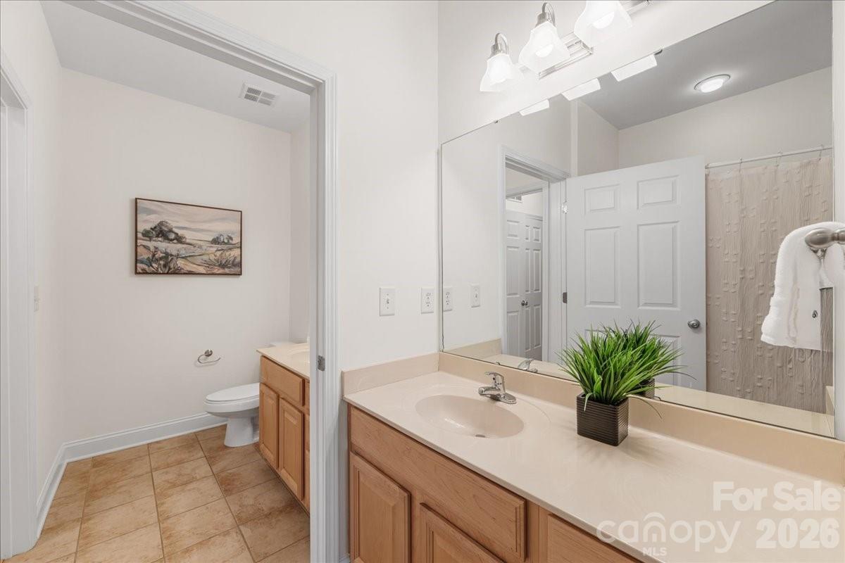 Photo 13 of 1000 E Woodlawn Road118, Charlotte, NC