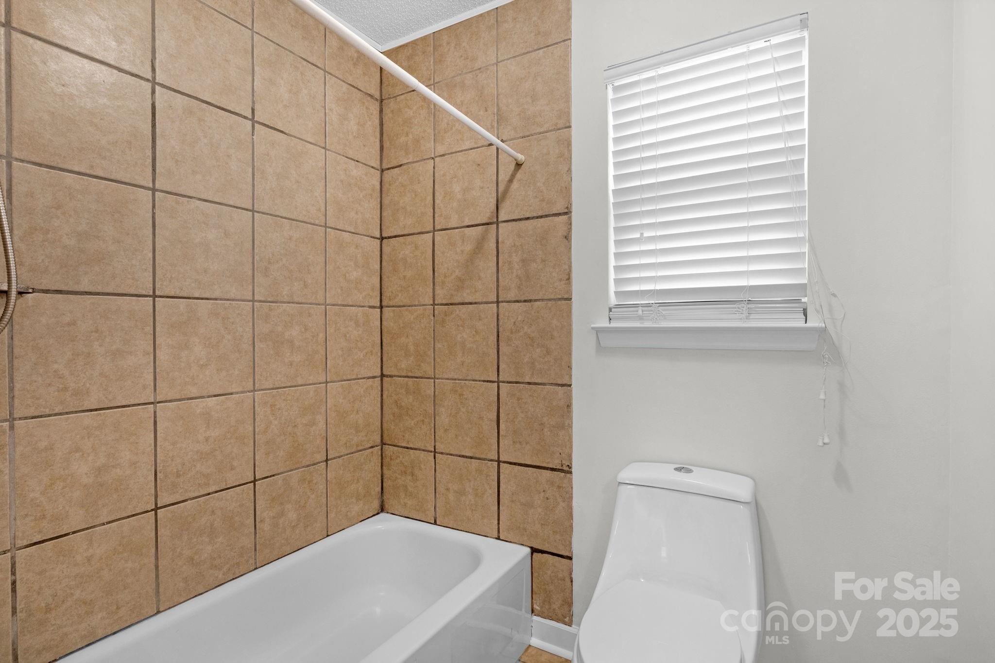 Photo 35 of 6109 Tartan Green Court, Charlotte, NC