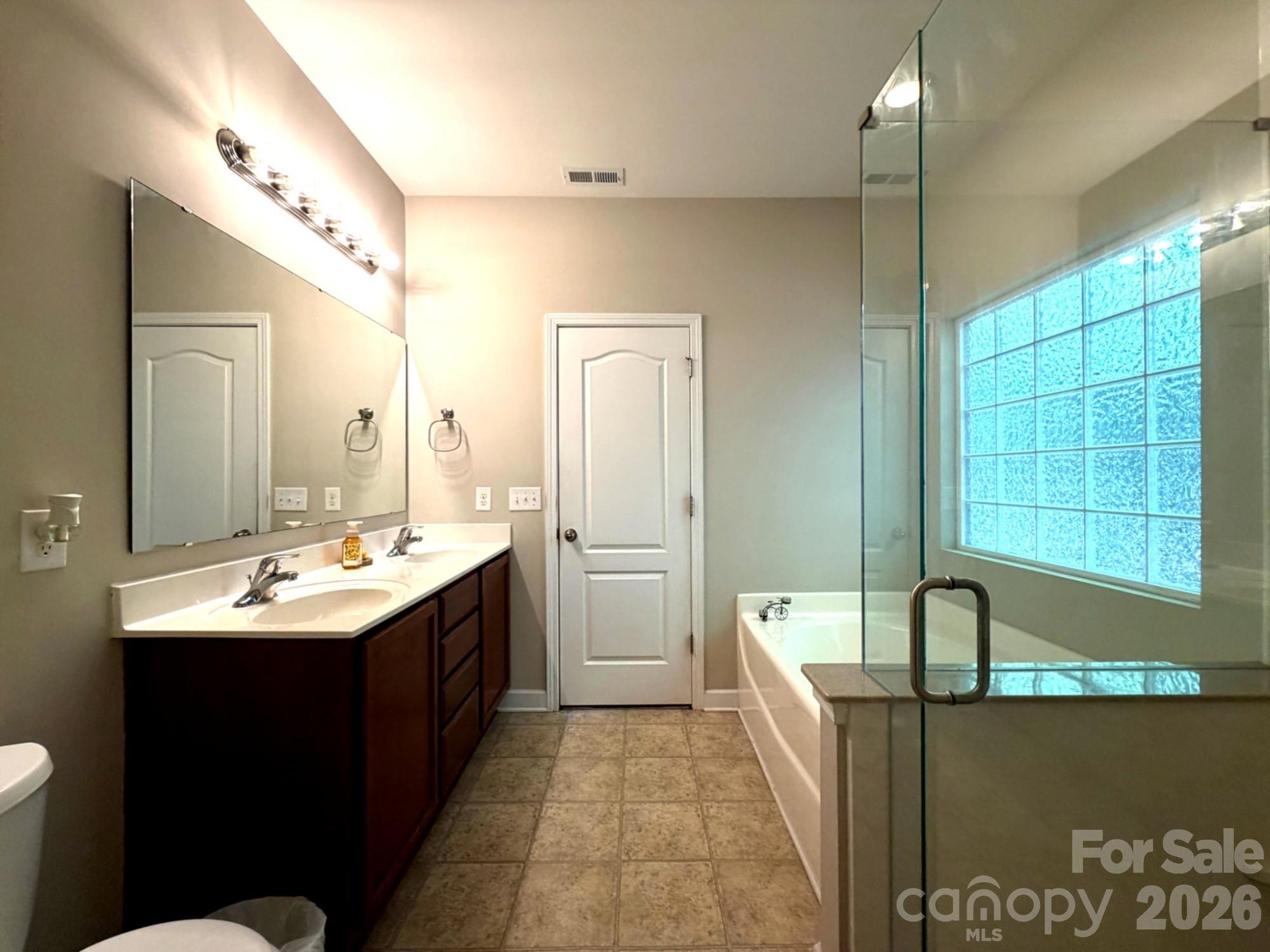 Photo 26 of 1919 Corriente Court, Charlotte, NC