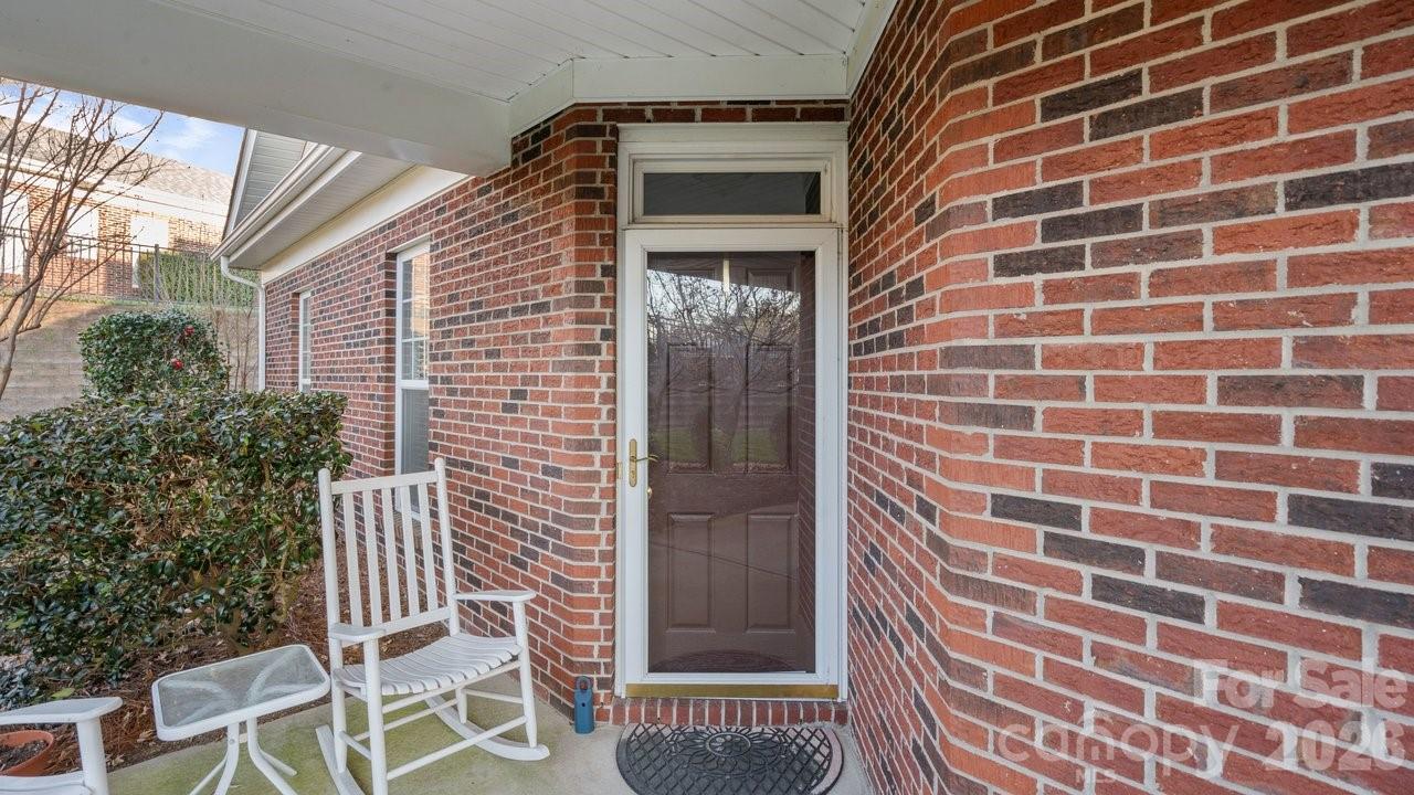 Photo 9 of 2820 Summer Valley Court, Charlotte, NC