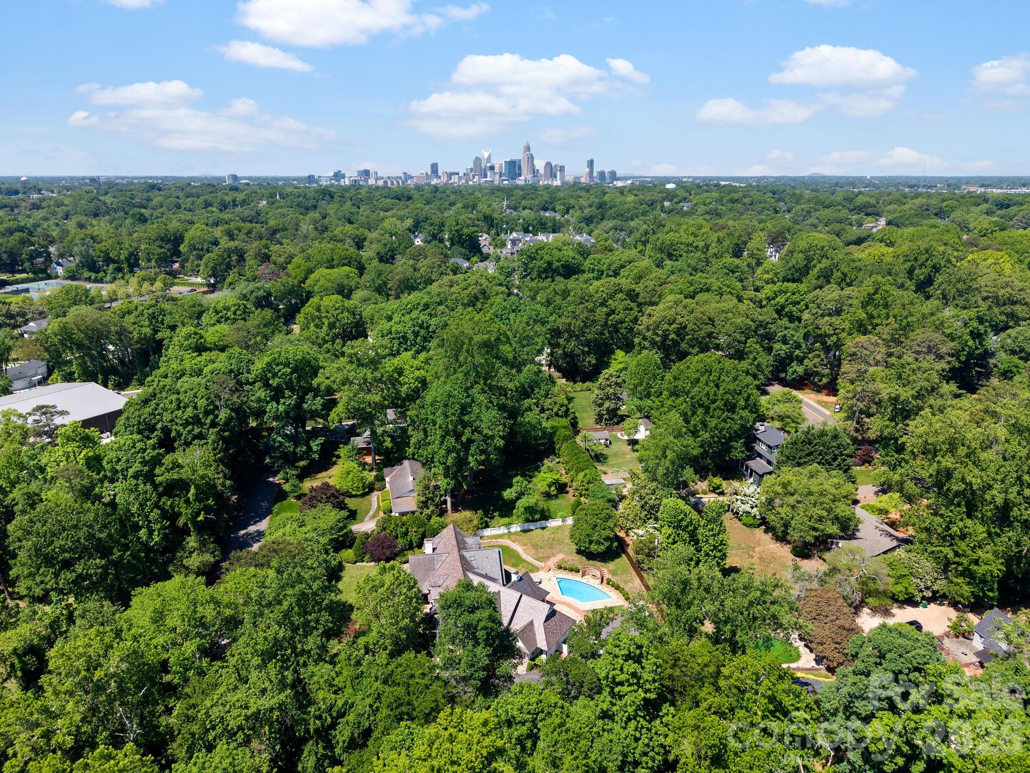 Photo 3 of 3135 Loma Lane, Charlotte, NC