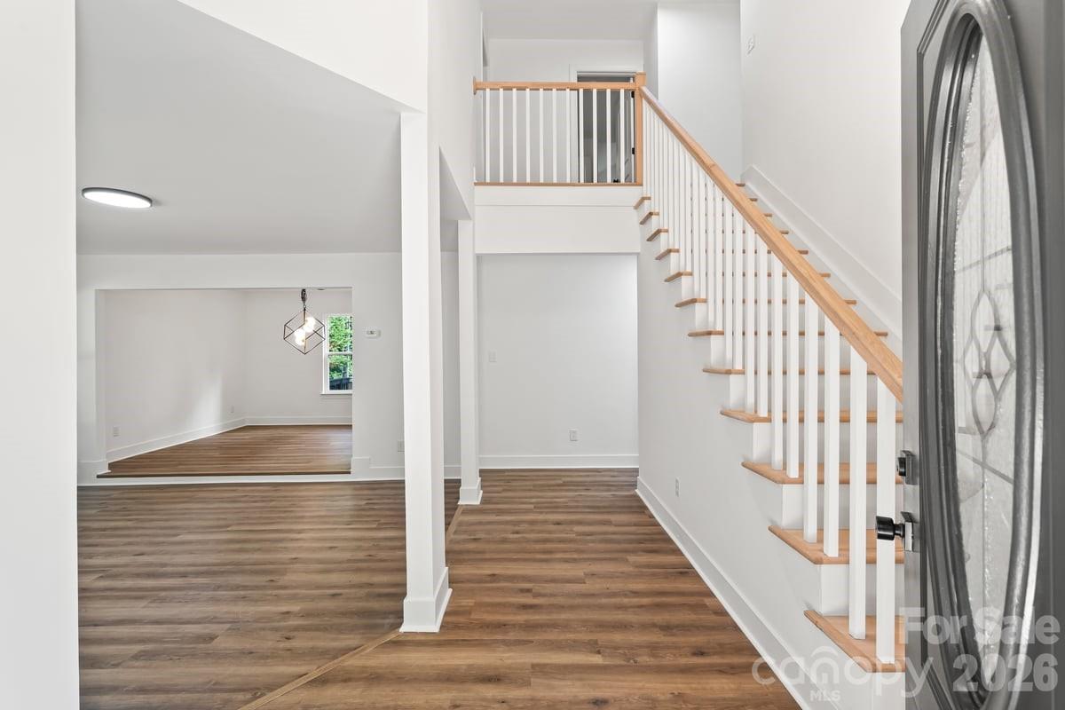 Photo 5 of 2033 Colony Hill Drive, Charlotte, NC