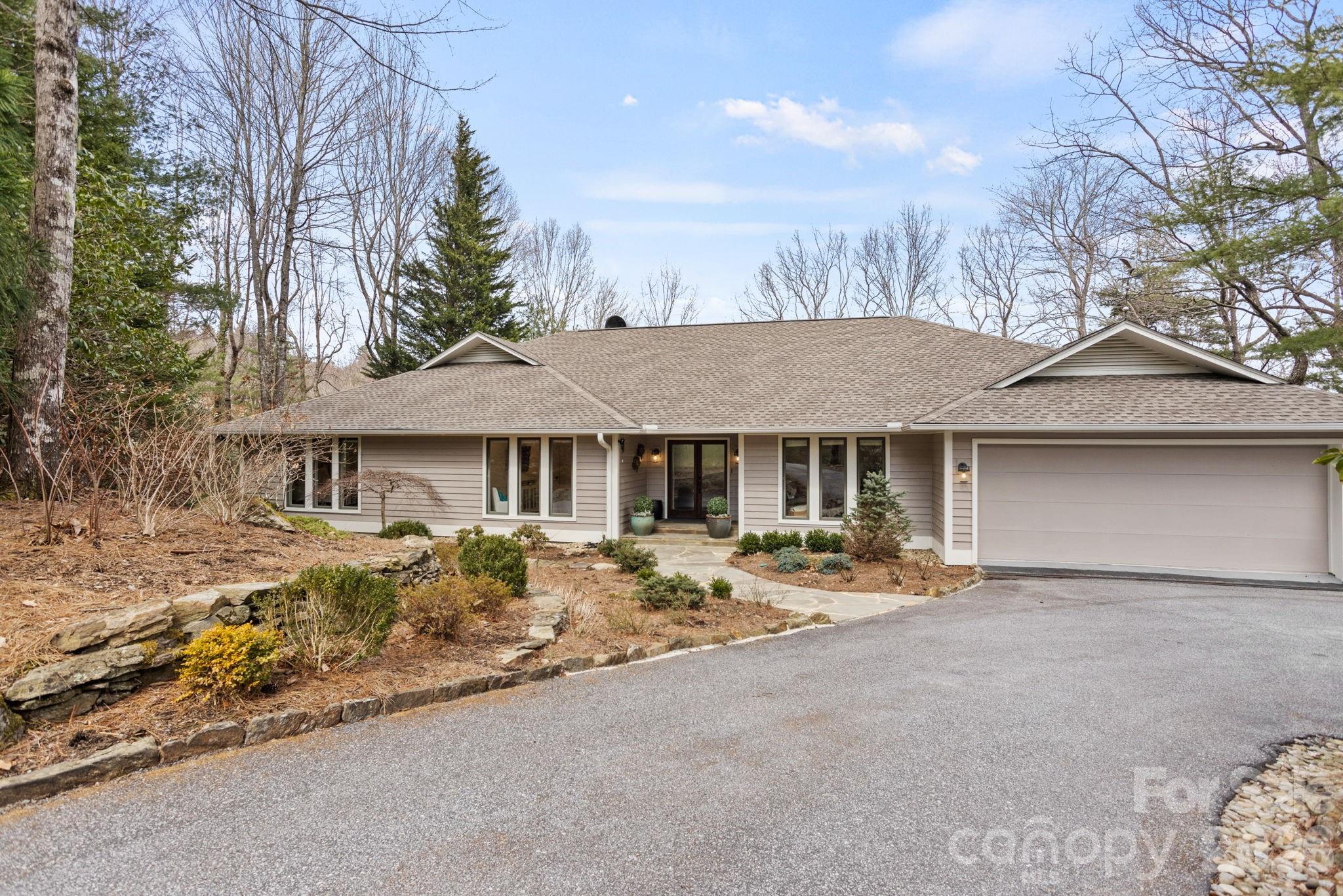 171 Old Hillside Lane, Flat Rock, NC