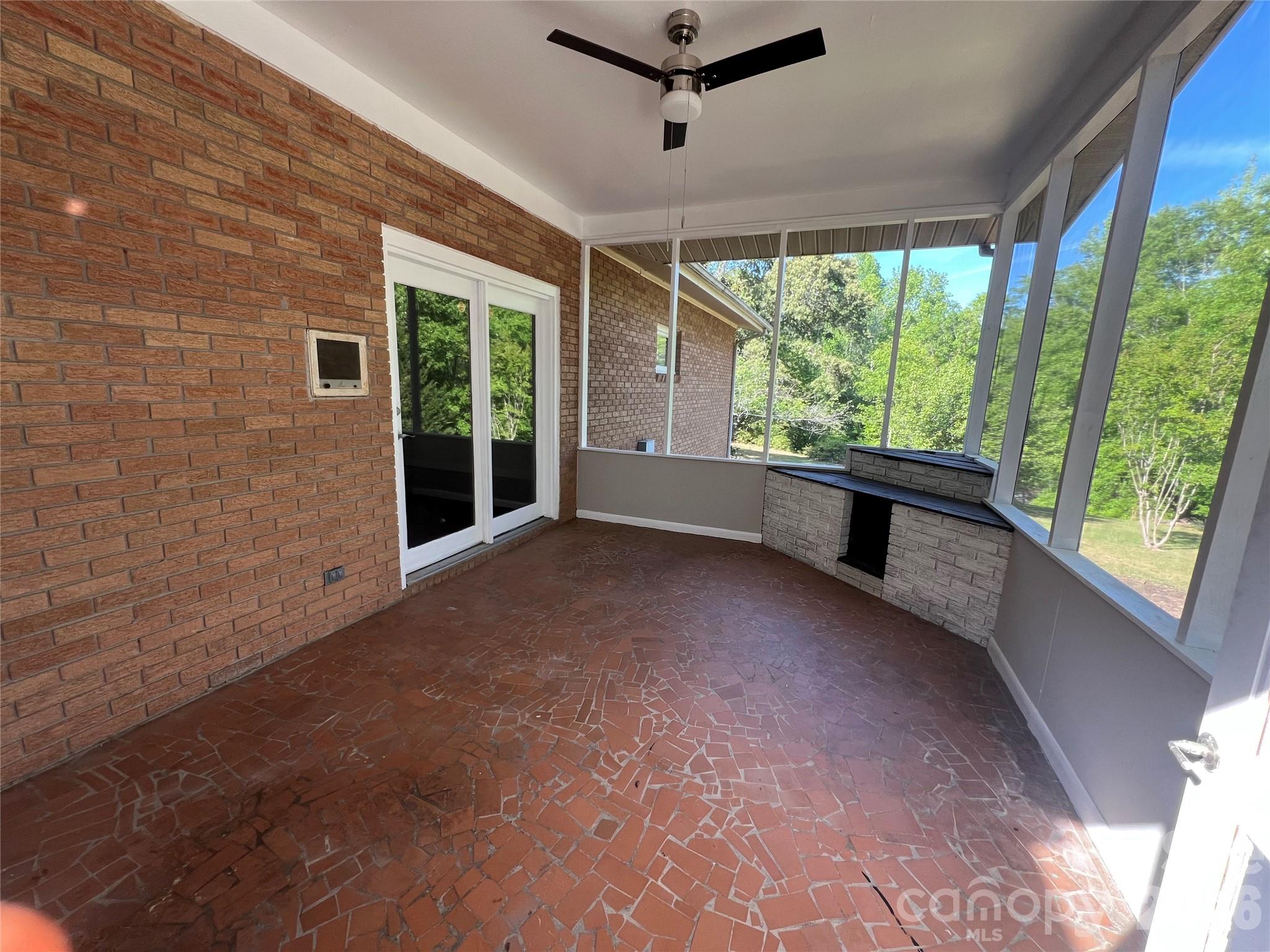280 Raintree Road, Great Falls, SC - photo 11 of 43