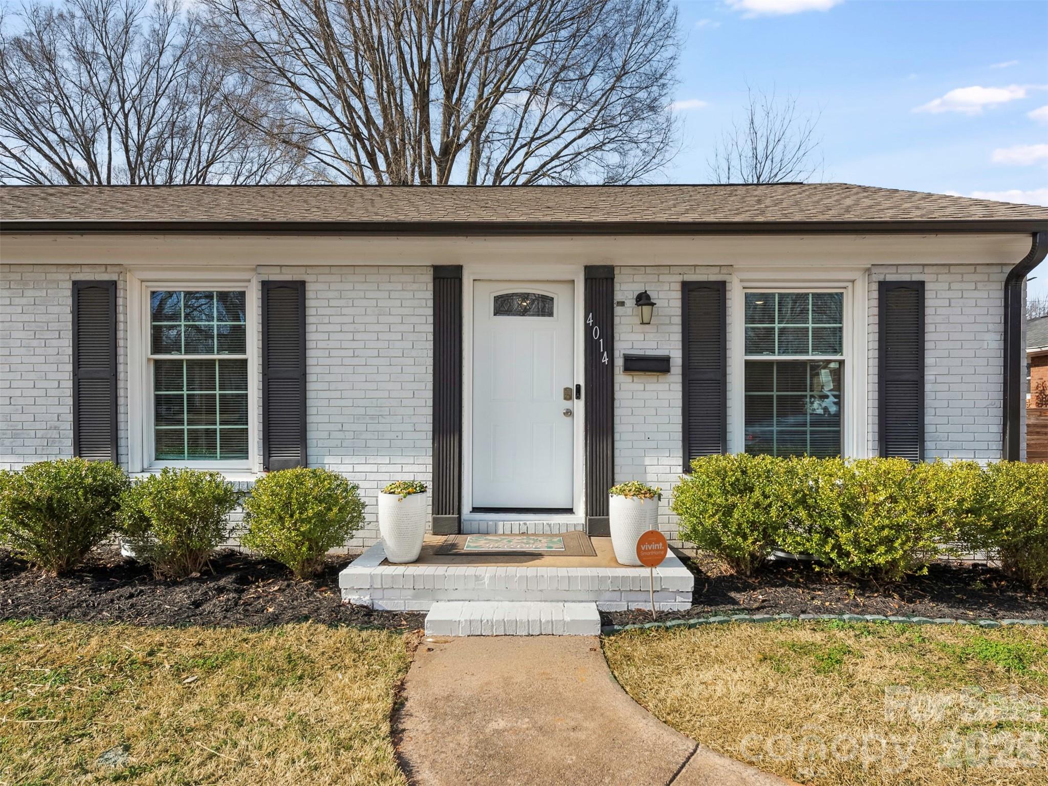 4014 Fieldcrest Road, Charlotte, NC - photo 2 of 37