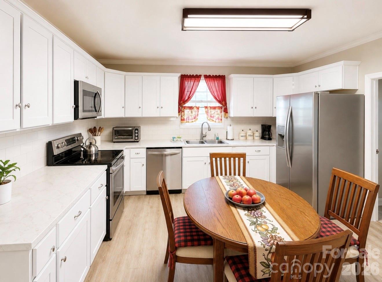 Photo 3 of 1406 W Walnut Avenue, Gastonia, NC