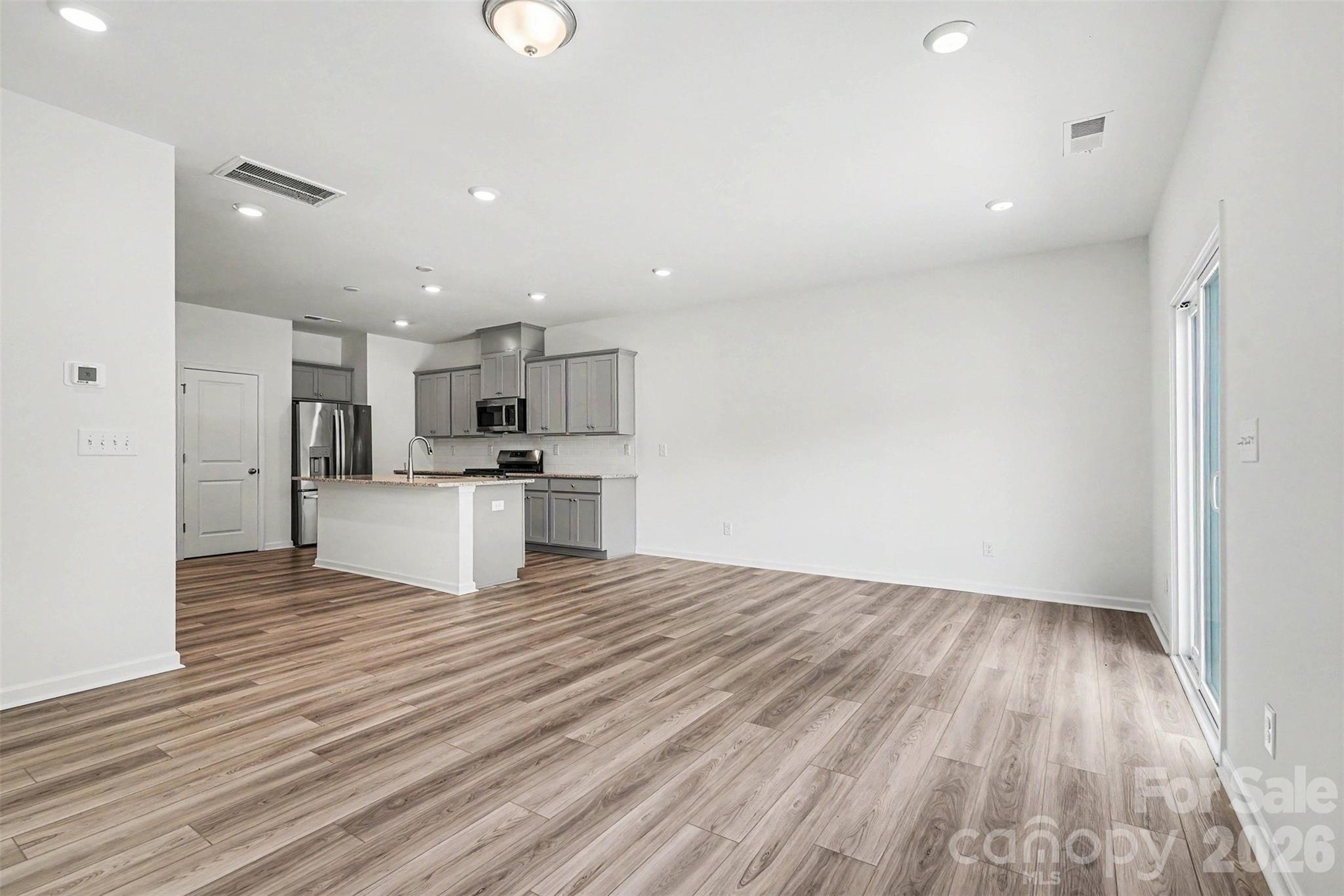 Photo 5 of 4035 Lawnview Drive, Charlotte, NC