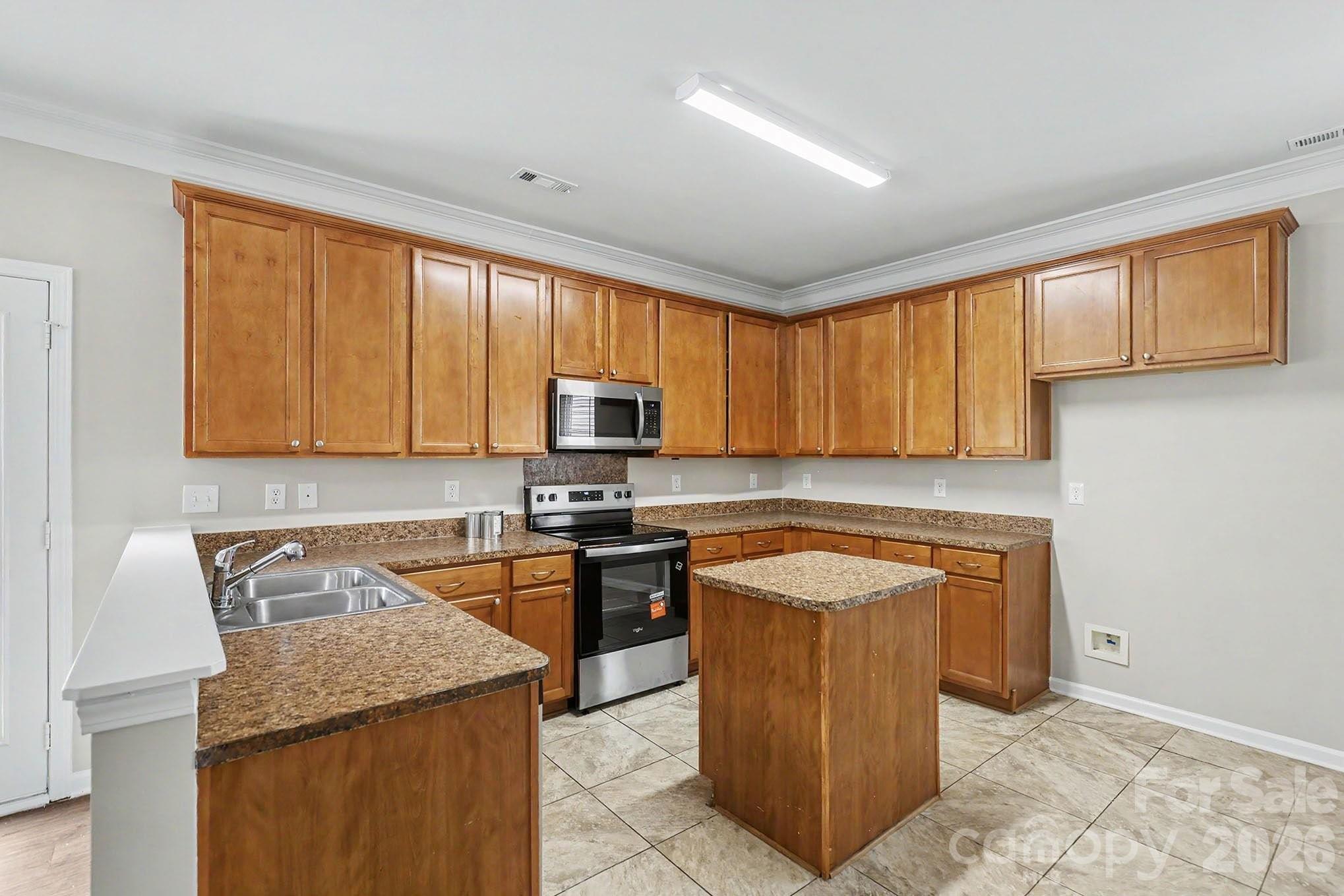 Photo 11 of 5618 Stowe Derby Drive, Charlotte, NC