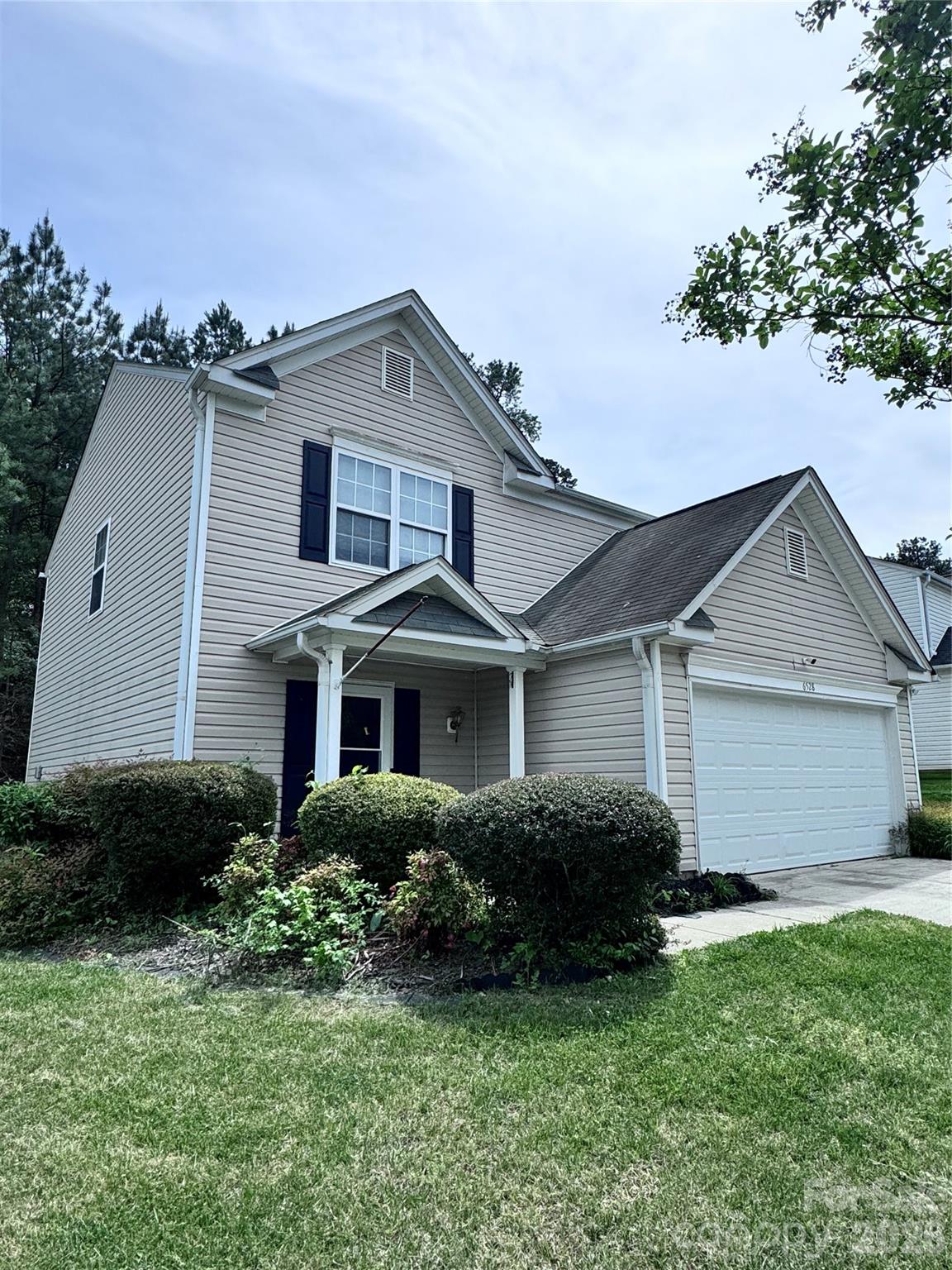 6528 Forest Cross Drive, Charlotte, NC - photo 3 of 24