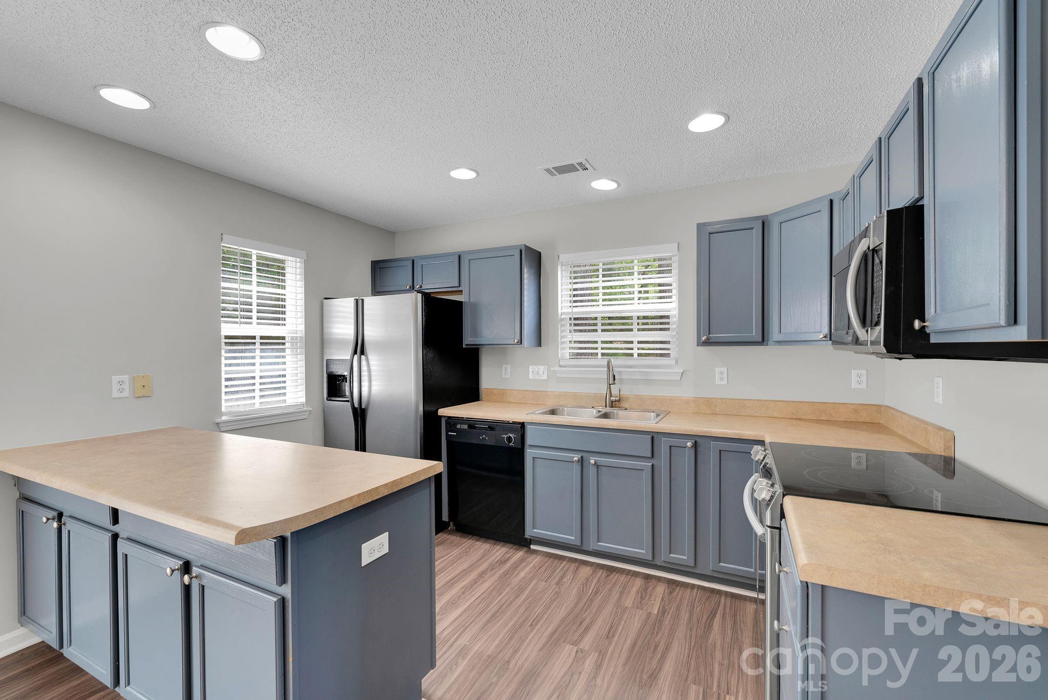 Photo 9 of 17039 Greenlawn Hills Court, Charlotte, NC