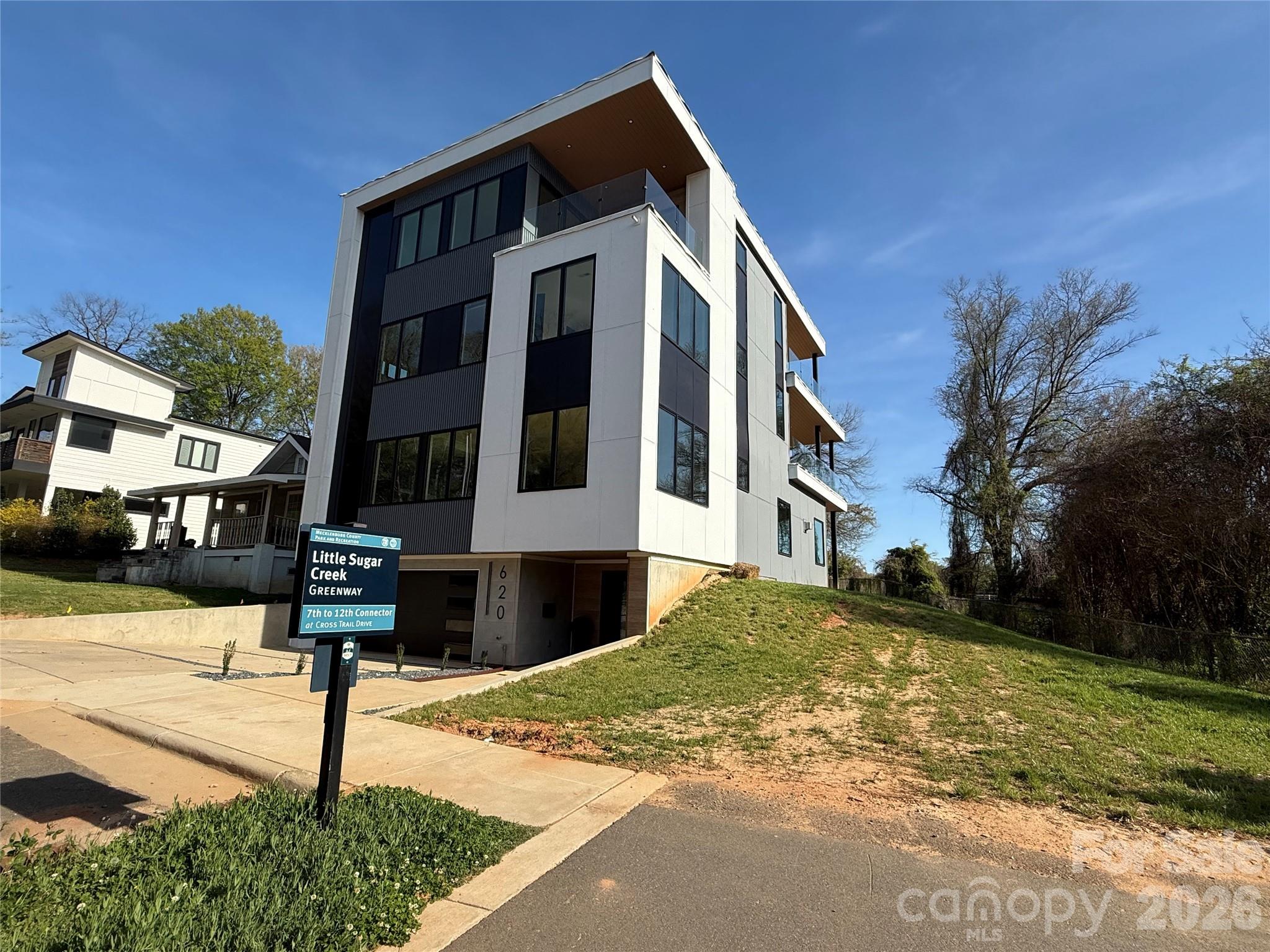 620 Cross Trail Drive, Charlotte, NC - photo 2 of 46