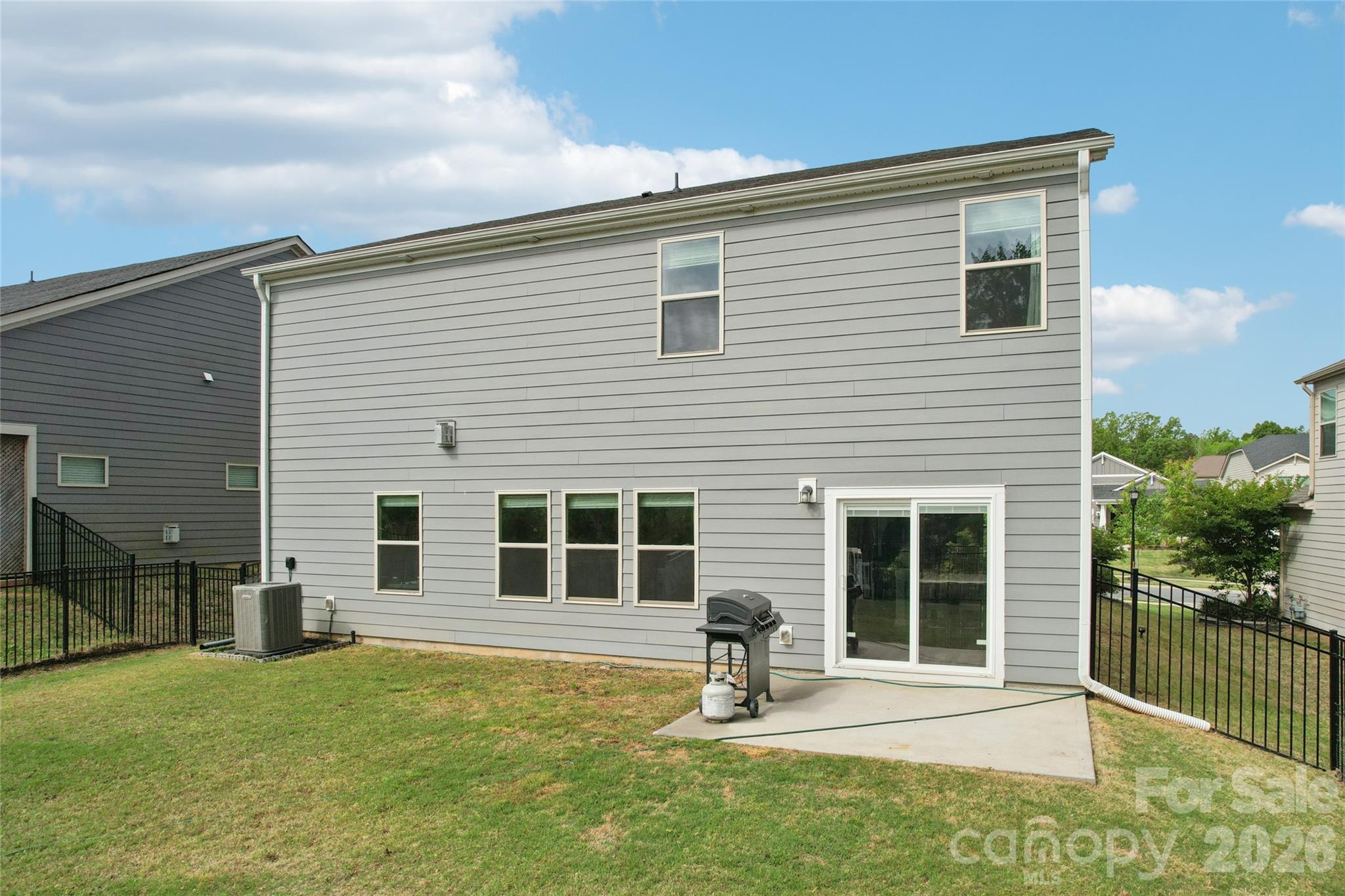 Photo 4 of 1071 Amberley Crossing Drive, Belmont, NC