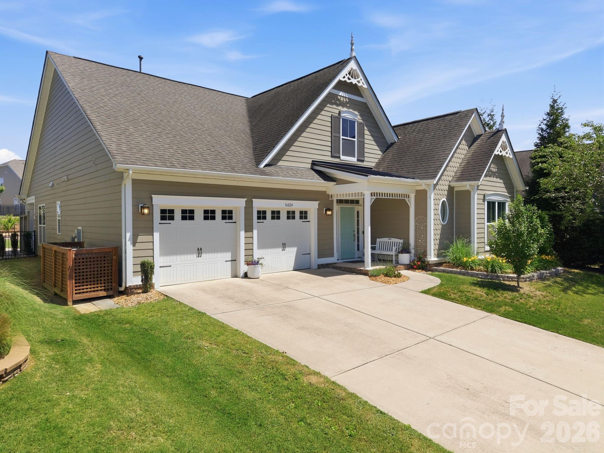 Photo 3 of 16024 Oxford Glenn Drive, Huntersville, NC