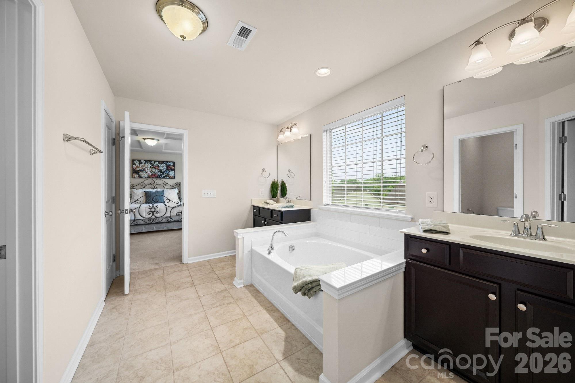 Photo 12 of 17516 Austins Creek Drive, Charlotte, NC