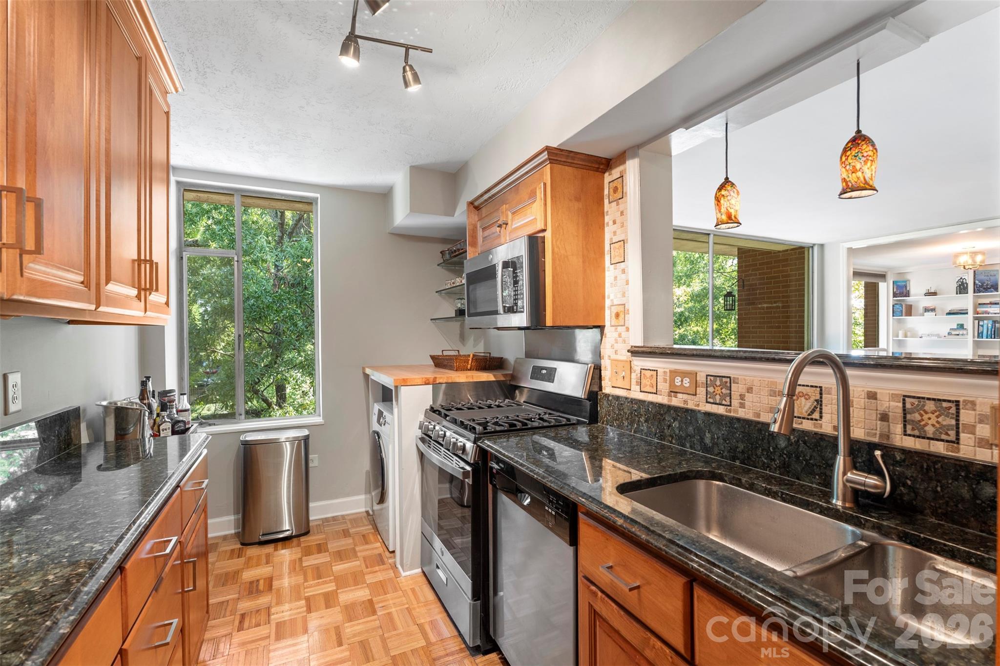 Photo 11 of 1300 Queens Road402, Charlotte, NC